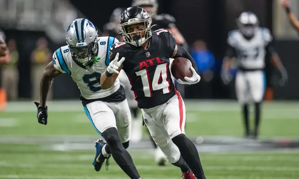 Buffalo Bills Sign Damiere Byrd, Deon Cain; Chase Claypool to Injured ...