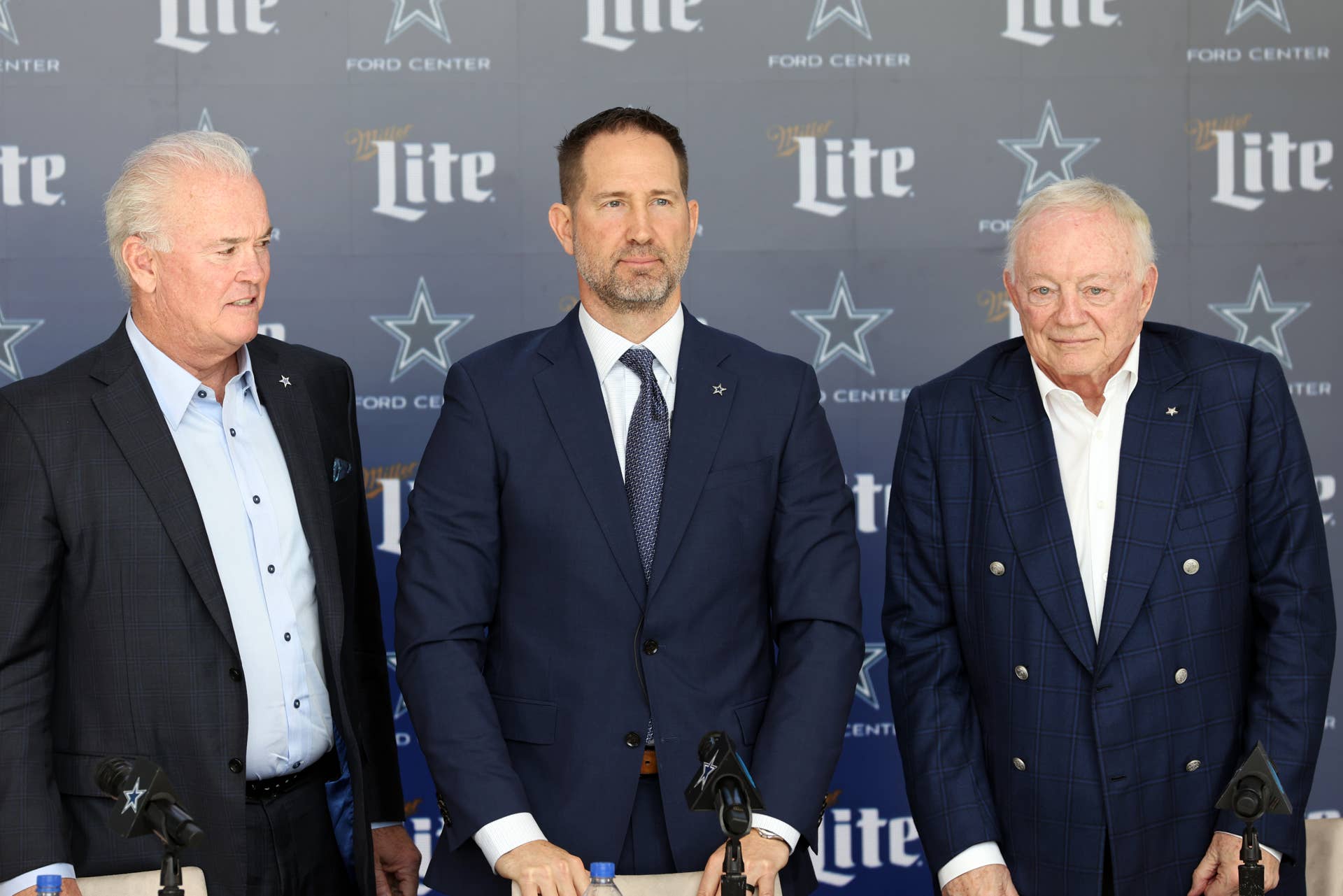 Former NFL Player Unretires to Join Cowboys on Wednesday - Athlon Sports