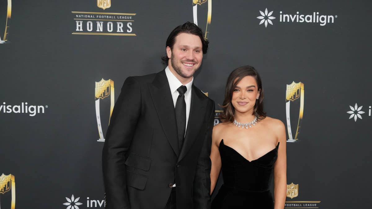 Josh Allen, Hailee Steinfeld Reveal Name of Baby Daughter - Athlon