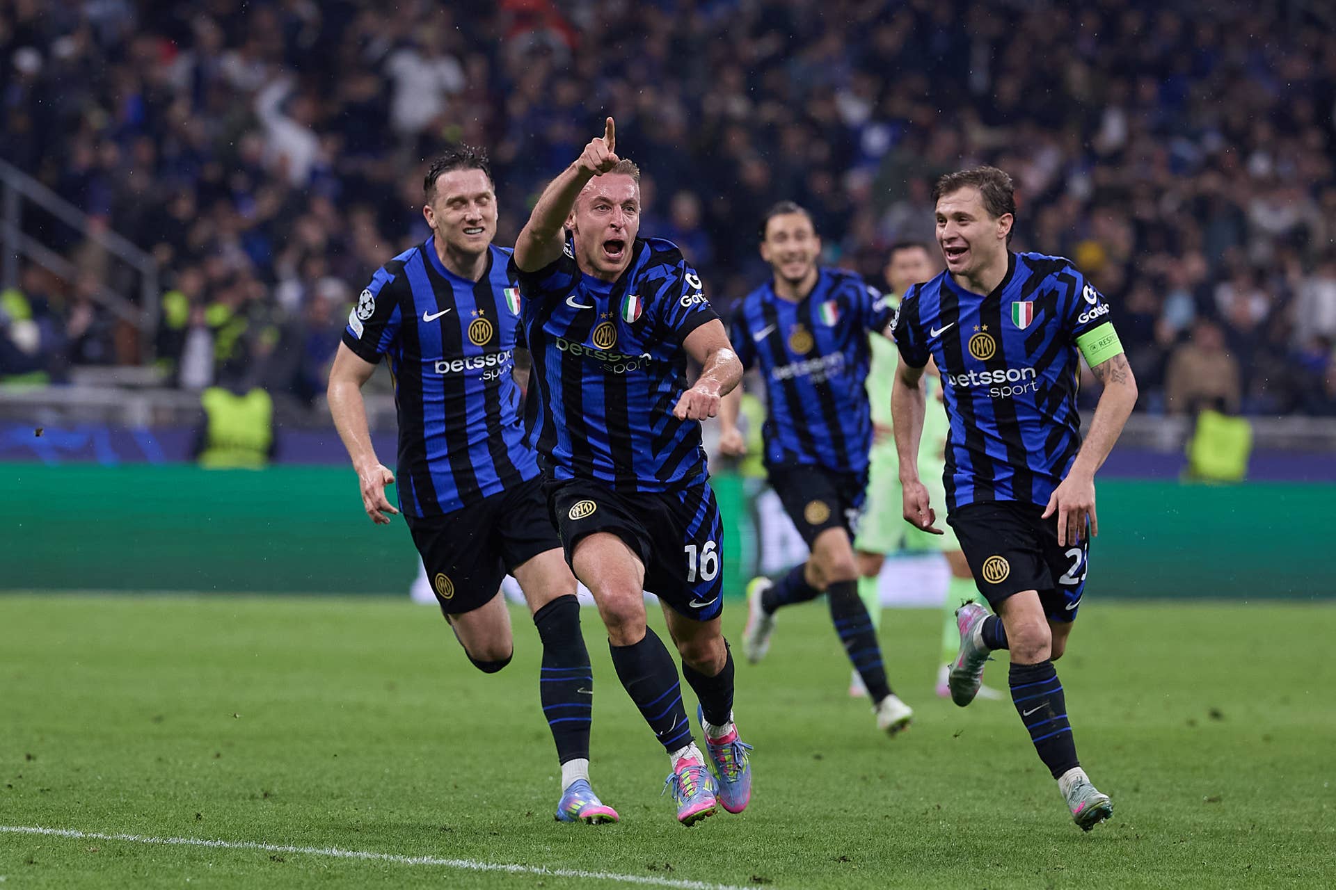 Fans React to Barcelona vs Inter Milan Wild UCL Semi Final - Athlon