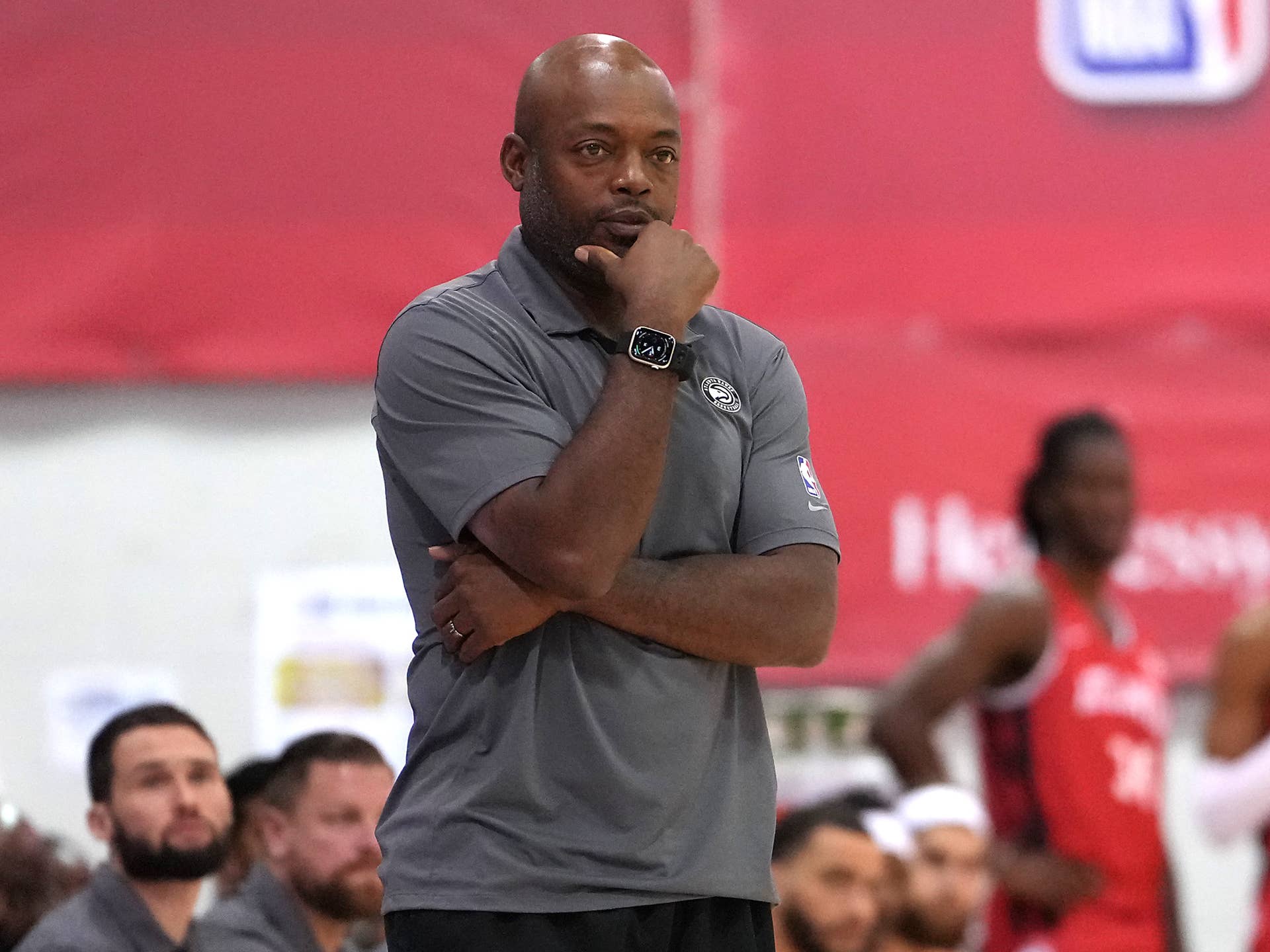 Ex-Lakers Star Nick Van Exel Points Finger at Shoes For Rash of NBA ...