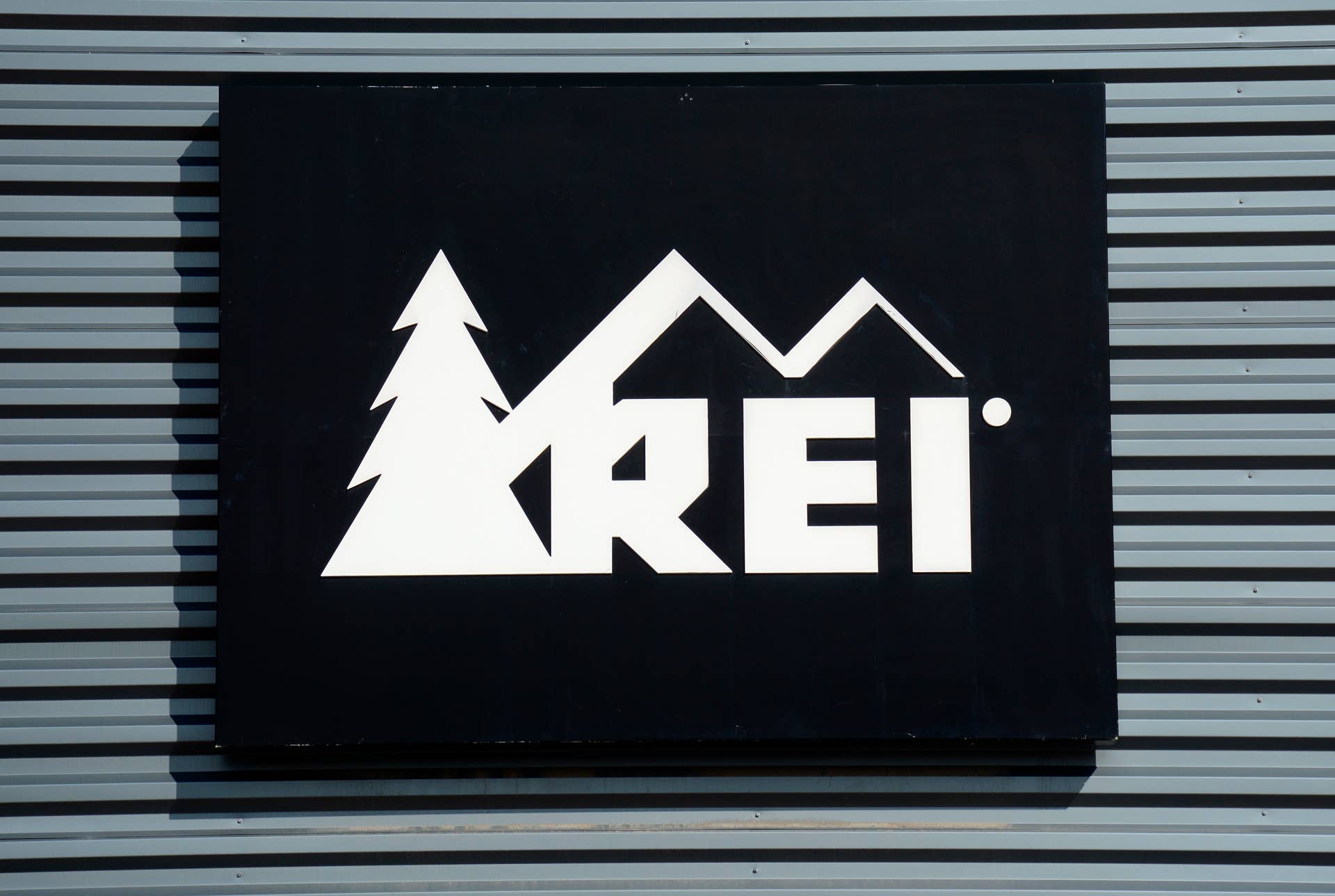 REI's $100 Insulated Hooded Jackets Are Now Just $60 — 'Can't Beat the ...