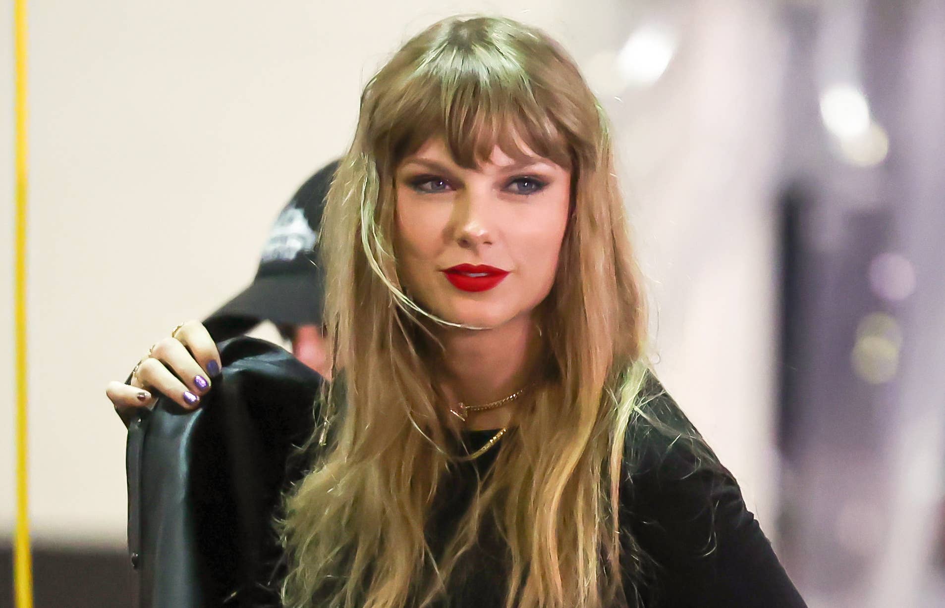 Taylor Swift 'Overwhelmed' as She Faces Major Decision on Wedding With ...