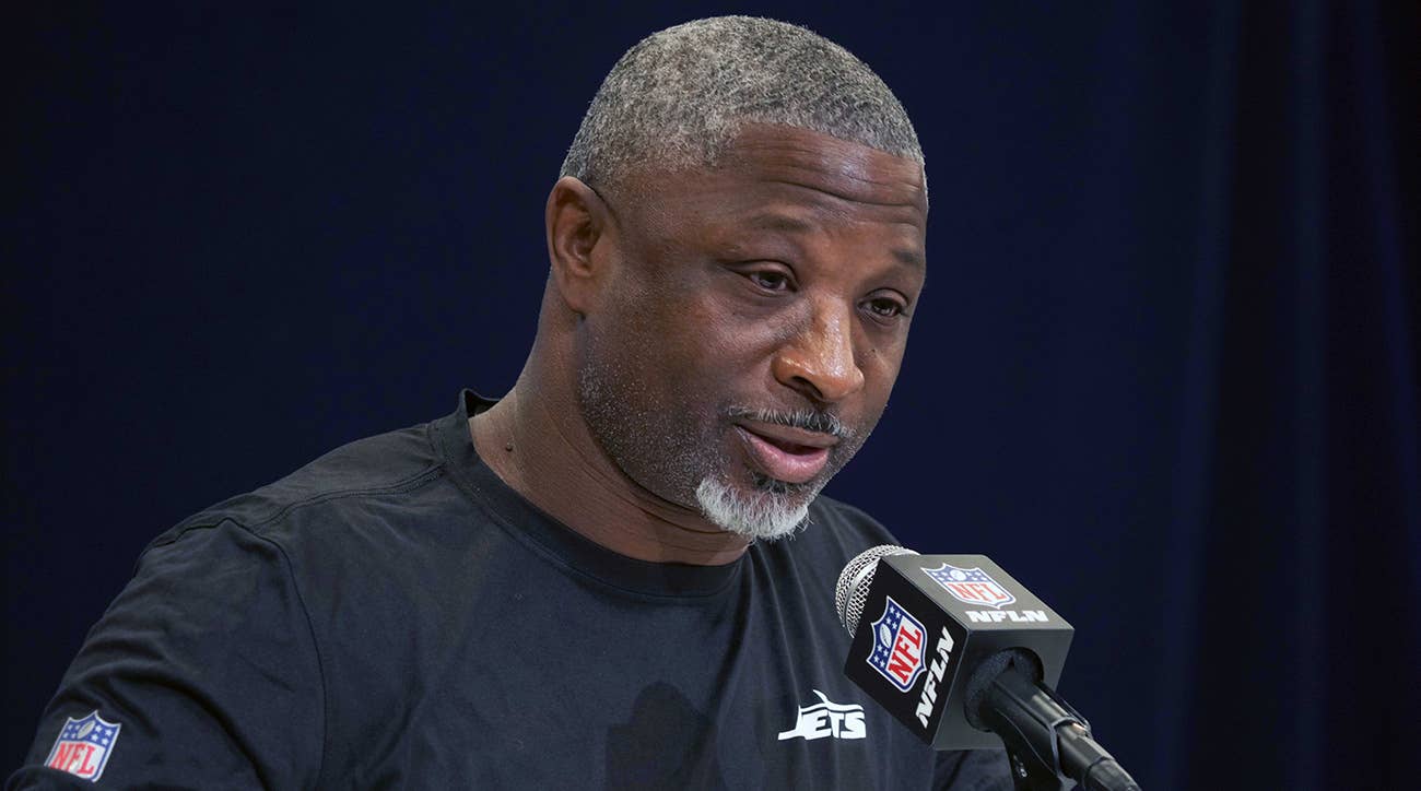 Jets Coach Aaron Glenn Prepares Fans for Justin Fields Decision After 0 ...