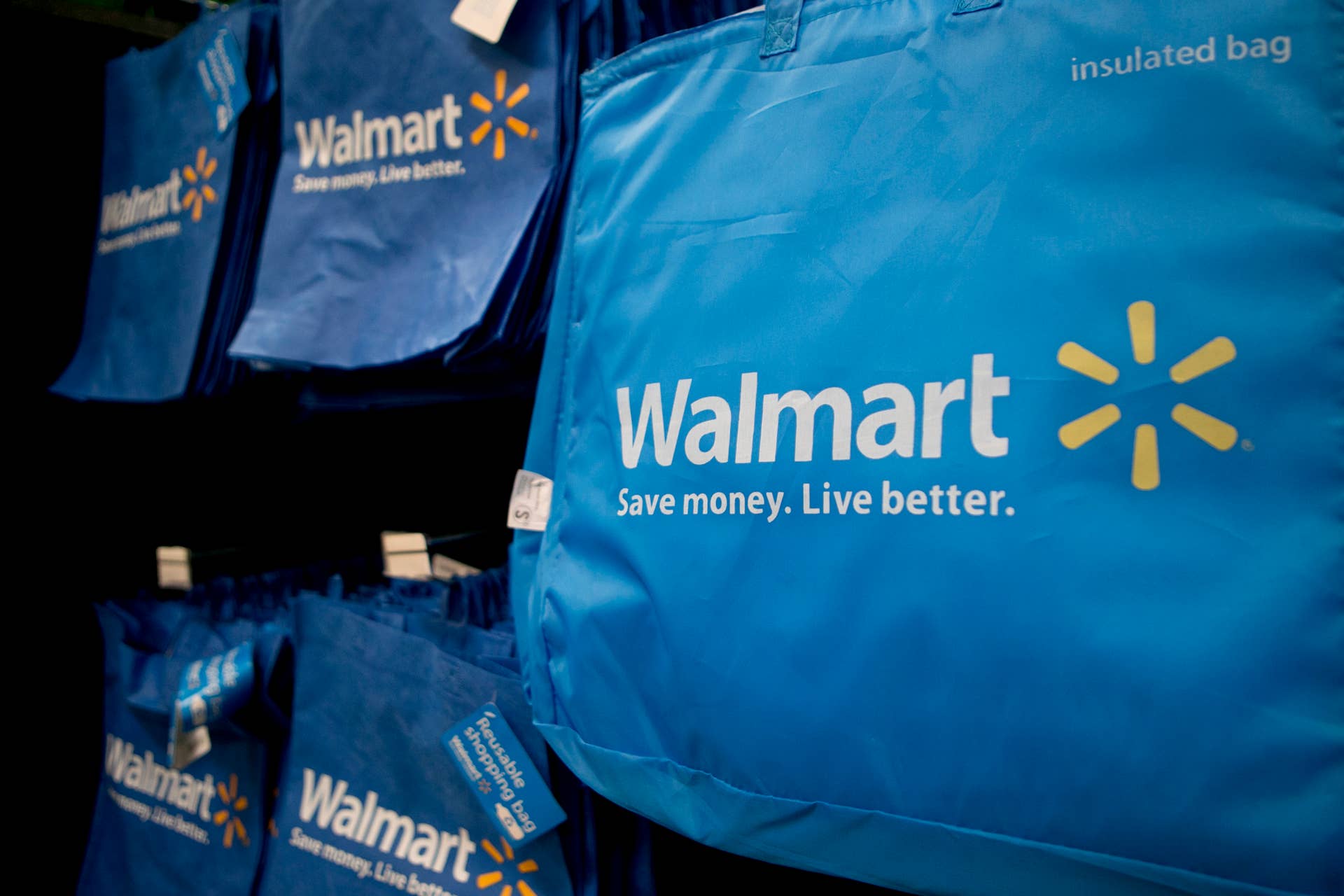 Walmart Selling 'Amazing' Smart Bird Feeder & Camera for 50% Off: 'Love ...