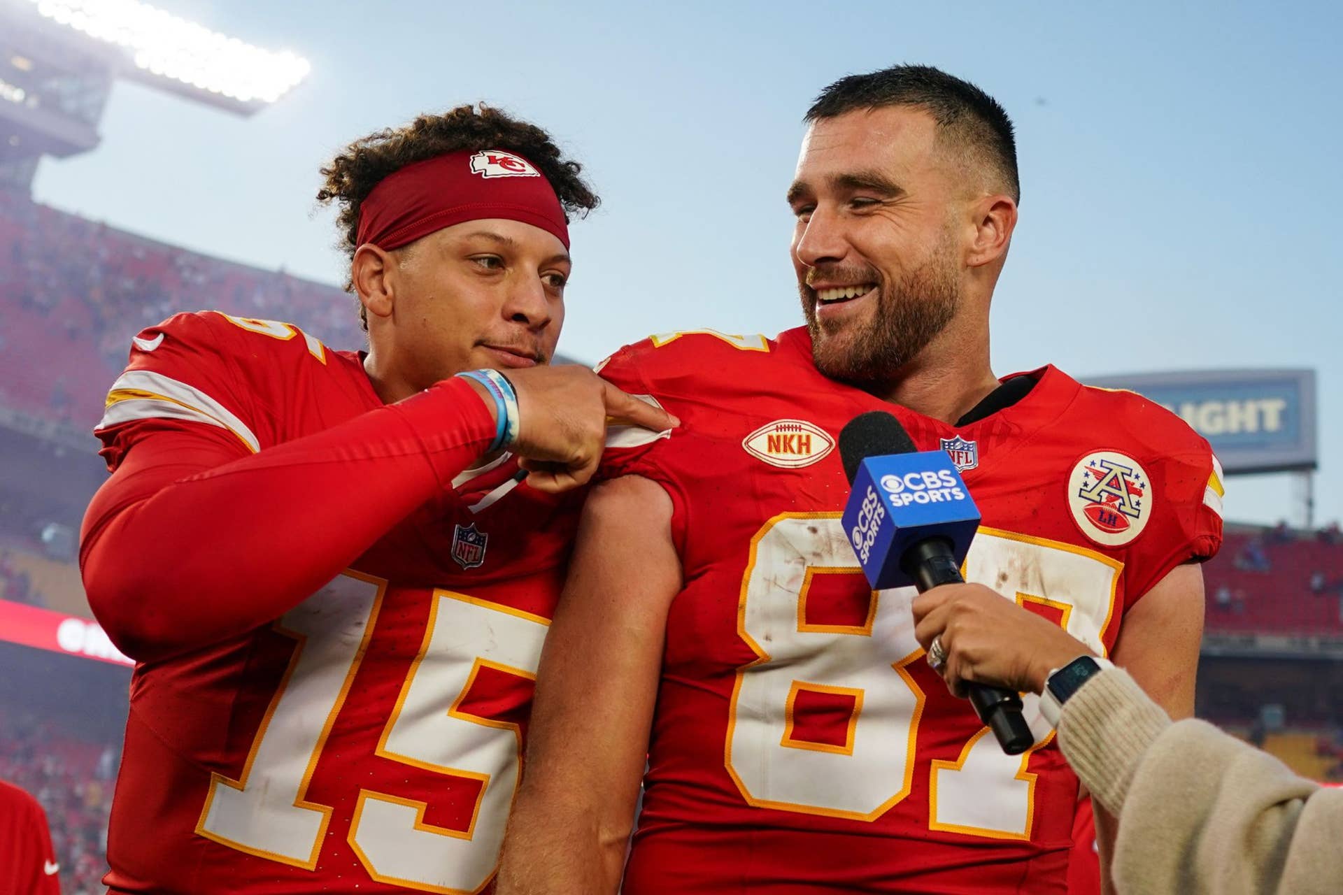 Travis Kelce’s Reaction to Patrick Mahomes’ Collab with Elite SEC QB Is ...