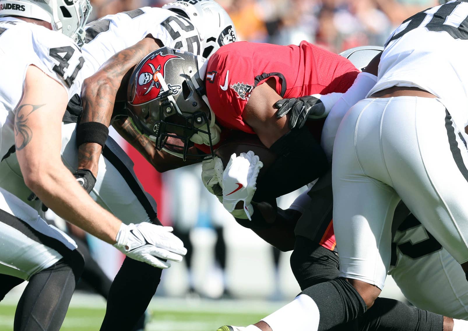 Rachaad White Hurt; Buccaneers Hit By Injury Bug vs. Titans - Athlon Sports