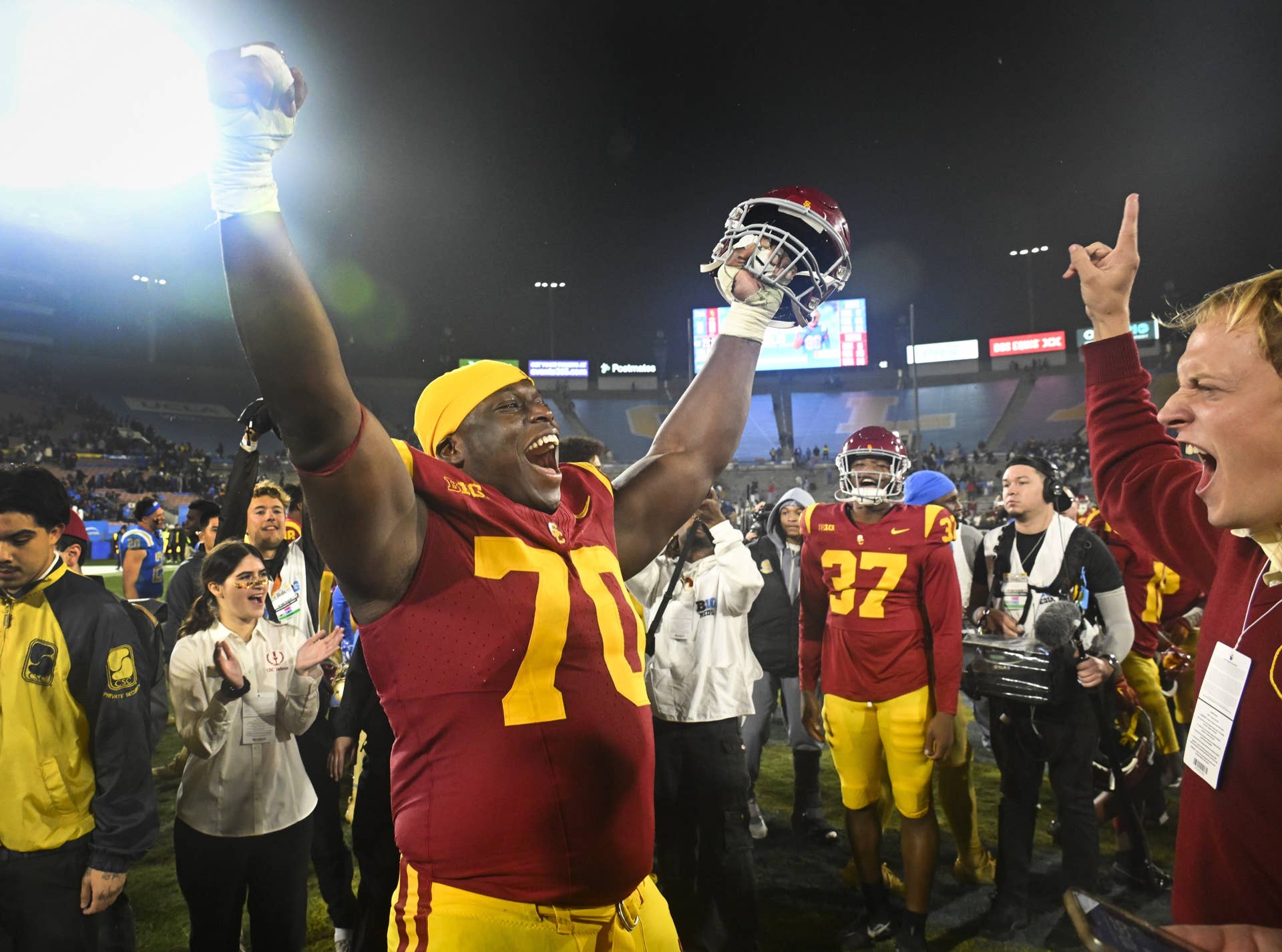 USC Loses Starter to Transfer Portal Despite Accepting Shrine Bowl ...