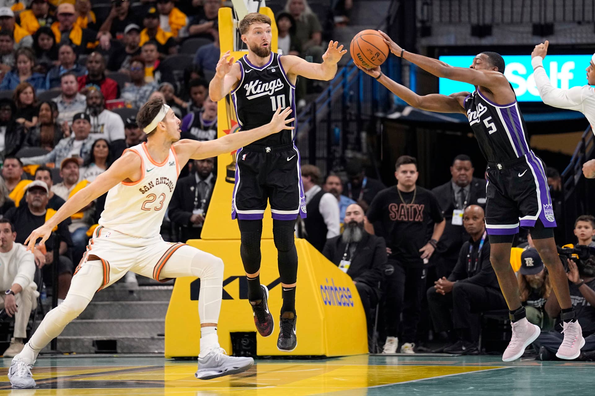 San Antonio Spurs Fans Have No Reason to Be Upset After De'Aaron Fox ...