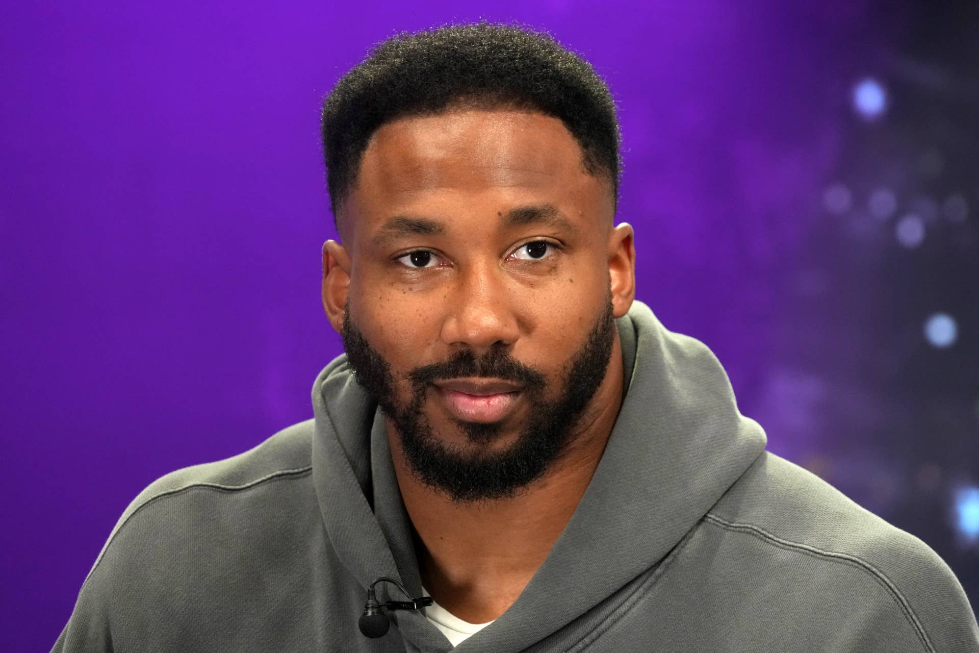 Aaron Rodgers Receives Strong Message From Browns’ Myles Garrett ...