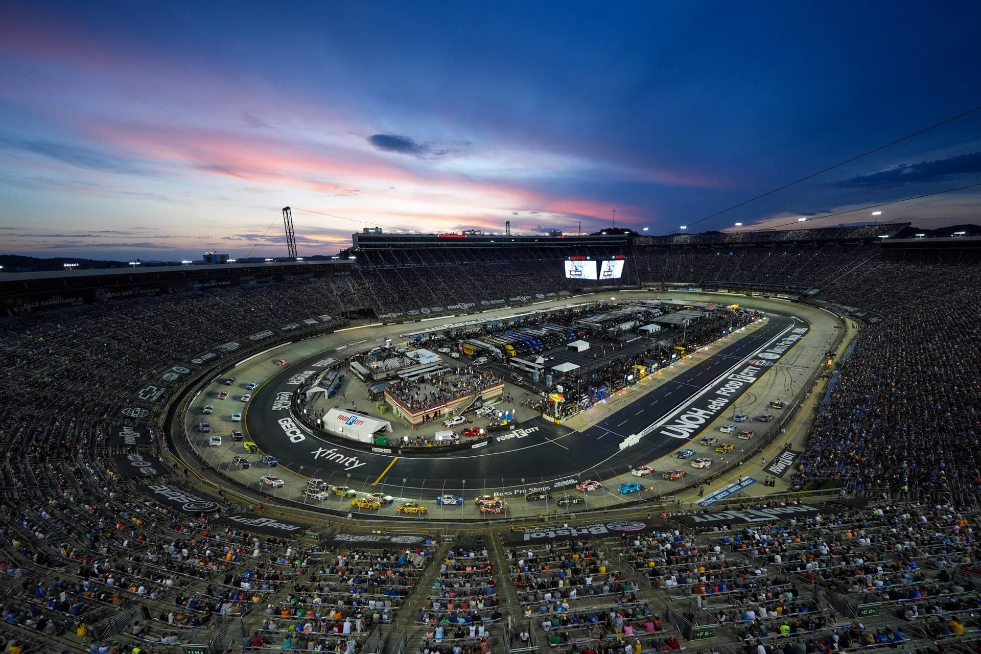 Bristol Motor Speedway 2025 NASCAR Track Profile - Athlon