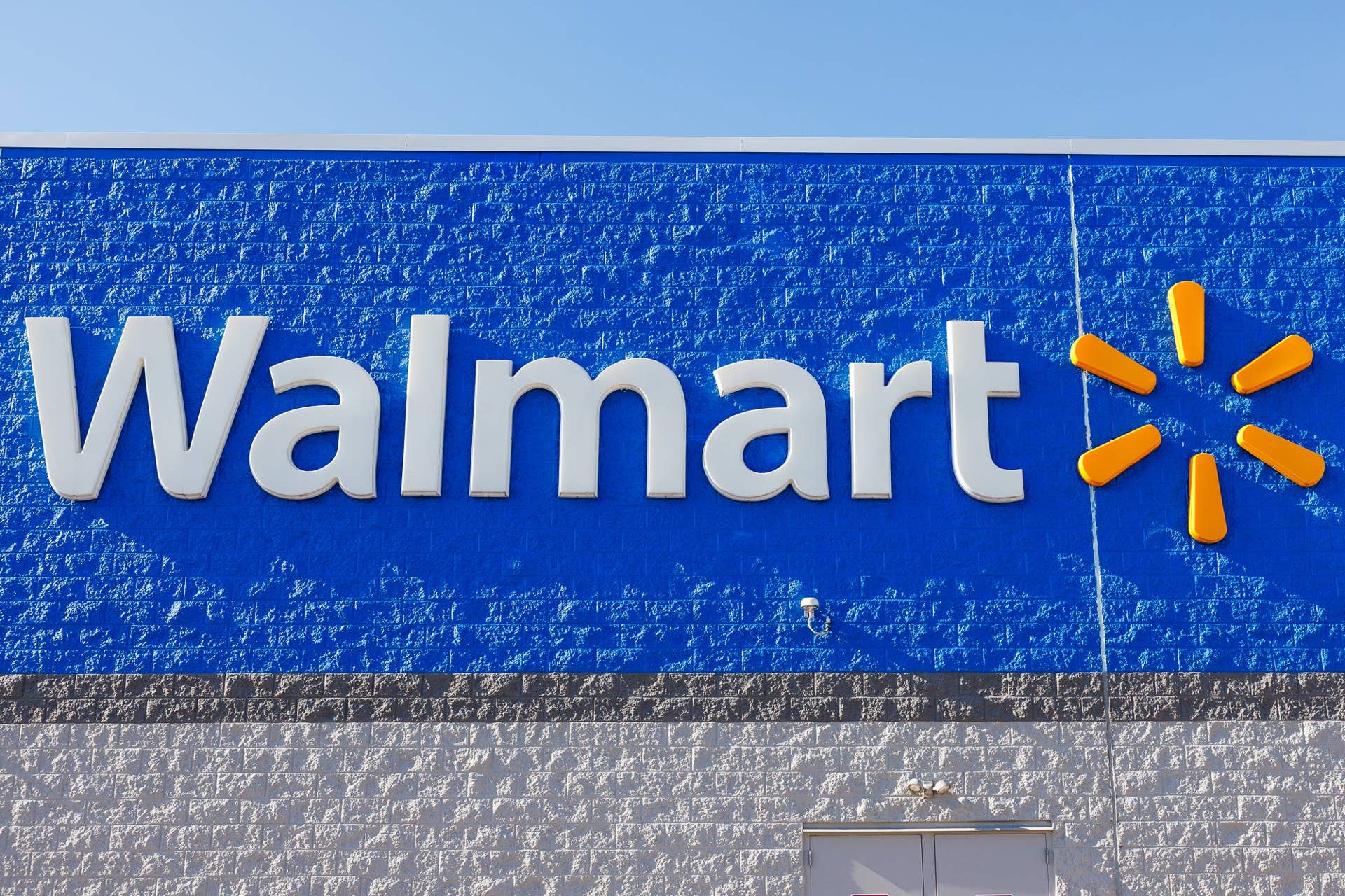 Walmart Is Selling Igloo Coolers for Only $13, And Buyers Say It 'Keeps ...