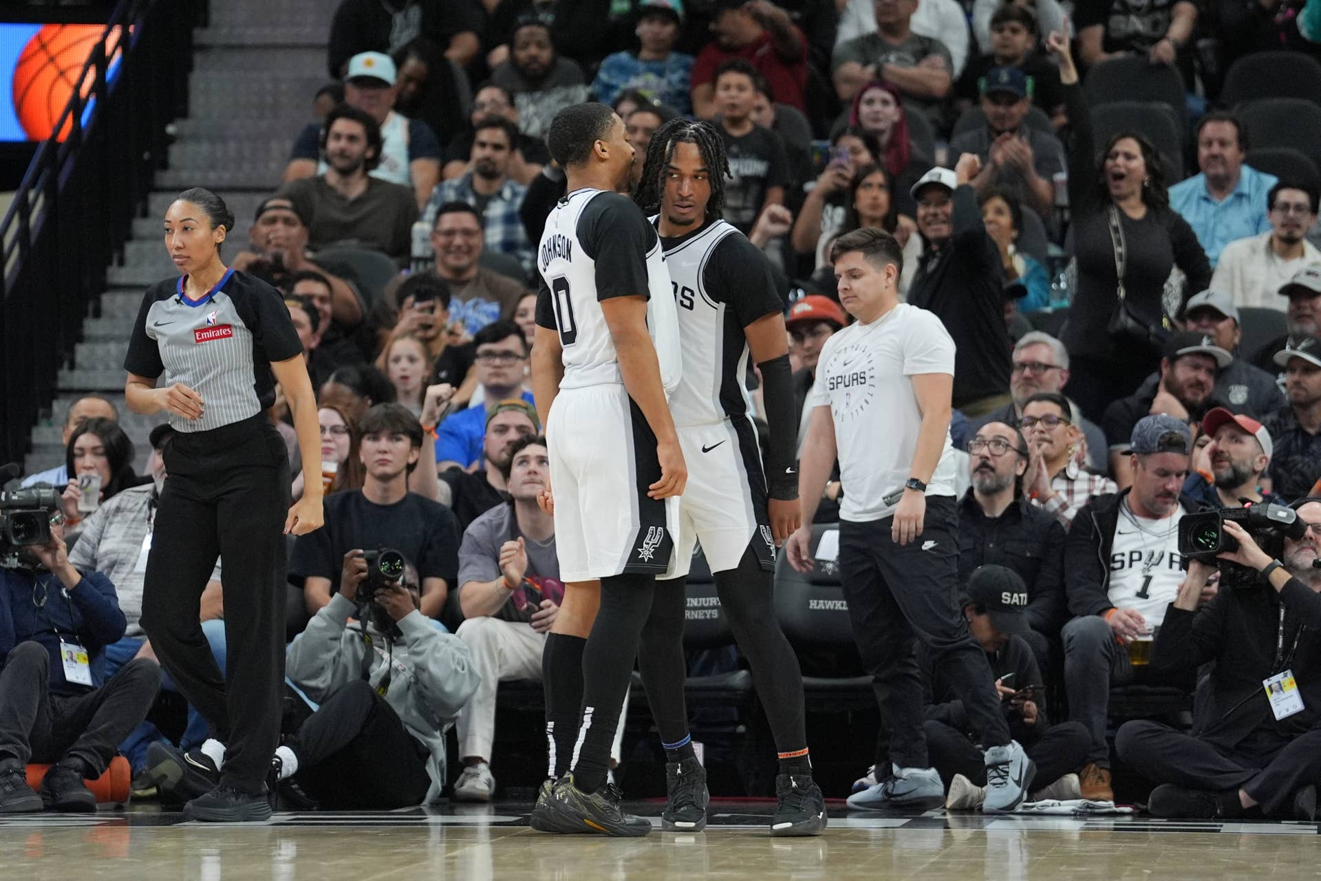 San Antonio Spurs' Ball Movement Starting to Reflect 'Beautiful Game ...