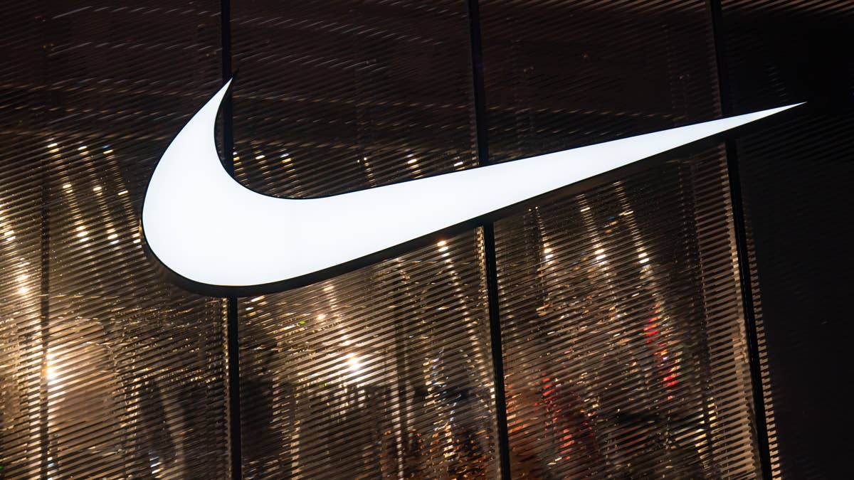 Nike's 'Amazing' Plush Sneakers Are 40% Off in a Perfect Summer Color ...
