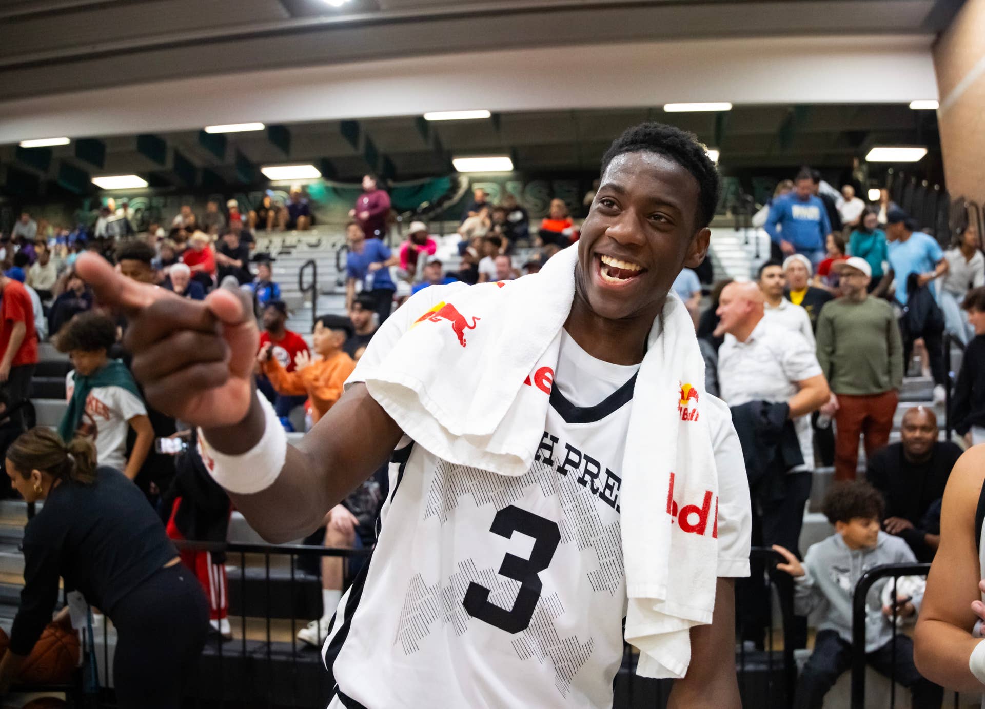 No. 1 College Basketball Recruit AJ Dybantsa Turns Heads With New Post ...