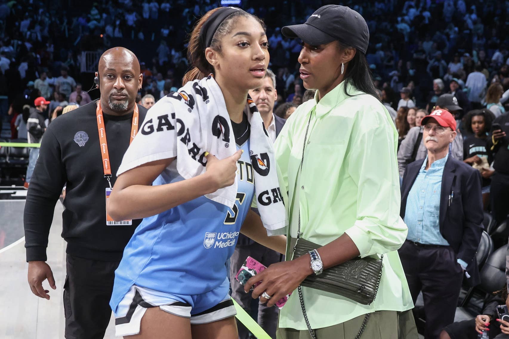 WNBA Legend Lisa Leslie Earns Praise for Comments About Angel Reese ...