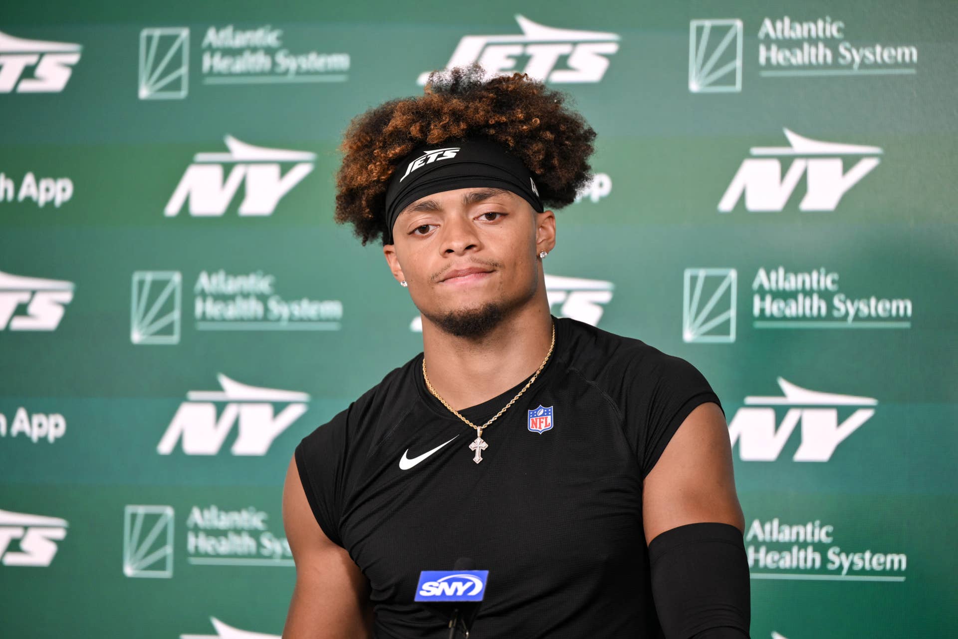 Jets Curse Trending After Justin Fields Suffers Injury at Training Camp ...