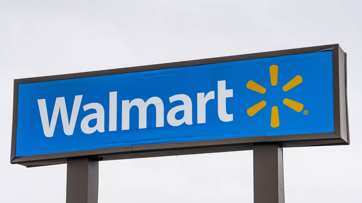 Walmart Is Selling an ‘Amazing’ Basketball Hoop for 52% Off - Athlon Sports