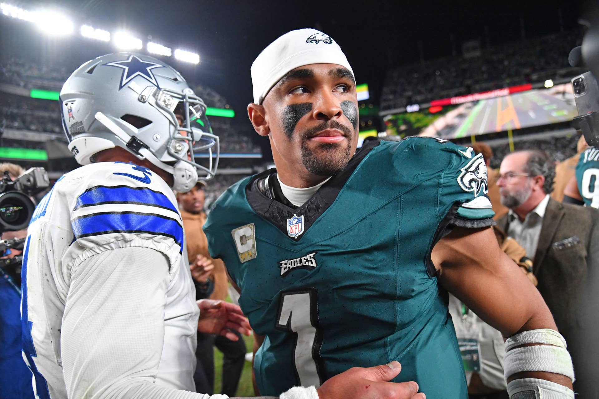Jalen Hurts Goes Full Michael Jordan After Touchdown in Eagles-Cowboys ...