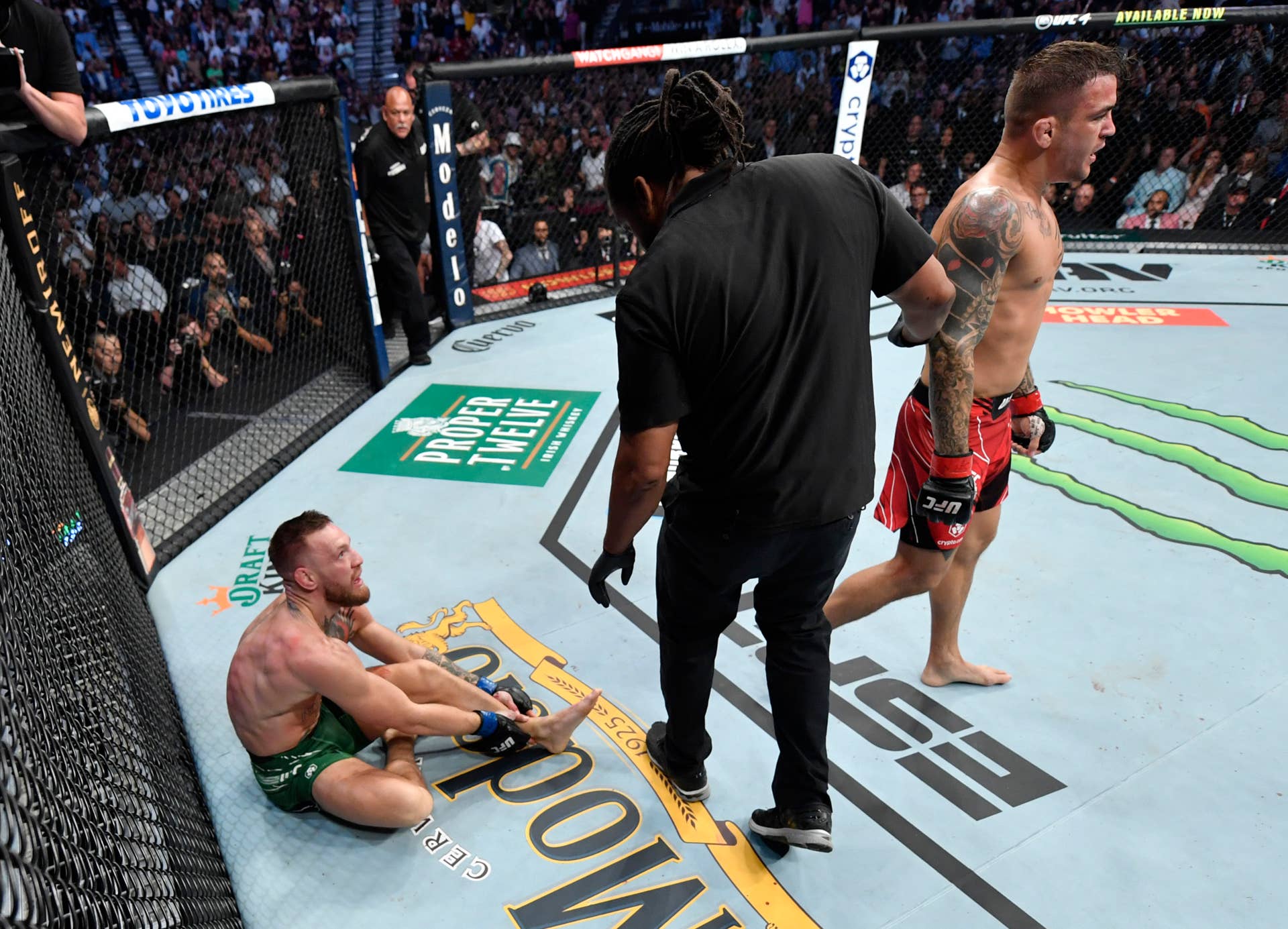 Dustin Poirier Gives Early Assessment of Conor McGregor vs. Max ...