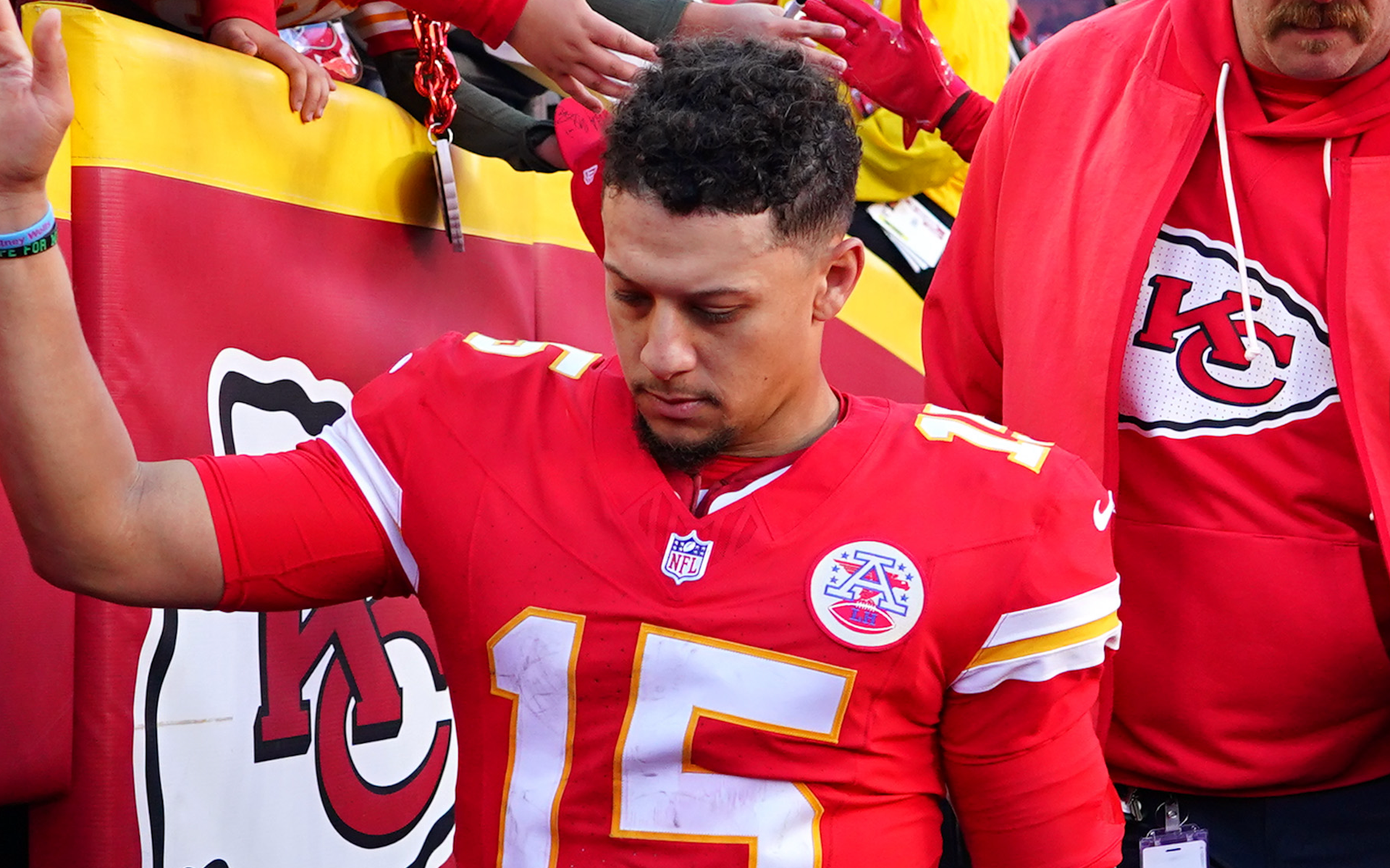 Patrick Mahomes, Chiefs Suffer Double Loss on Sunday - Athlon Sports