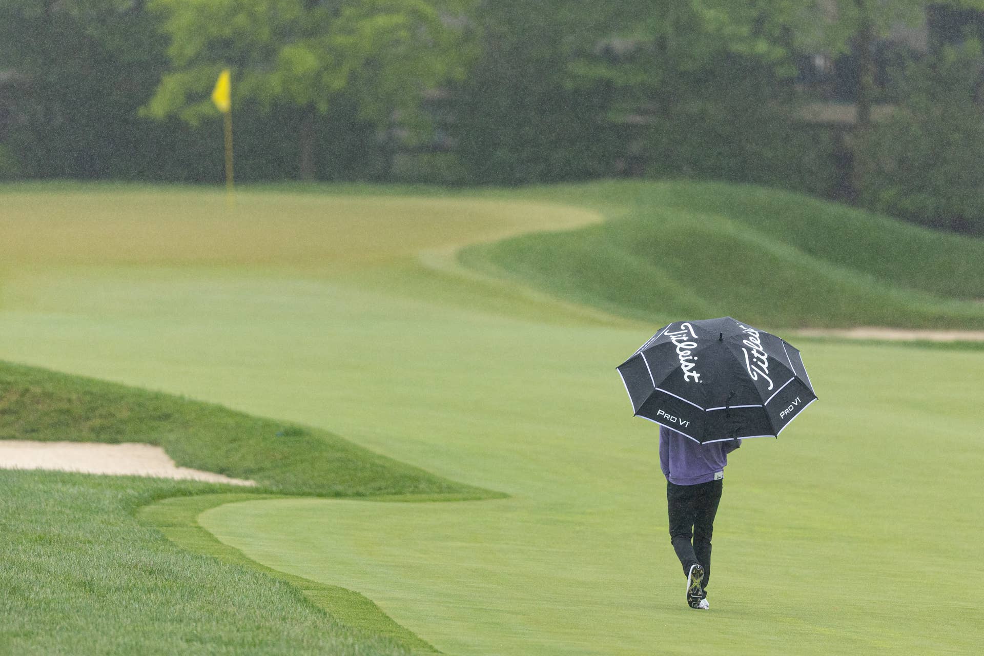 Playing Golf in the Rain? Here's How to Survive a Soggy Round - Athlon ...