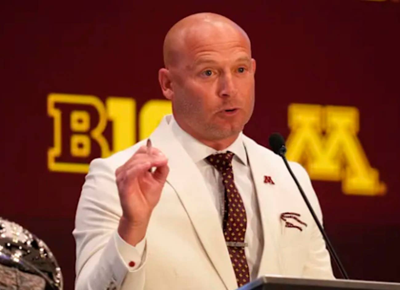 Big Ten Coach Exposes Fake NIL Offers Ahead of Bowl Game - Athlon