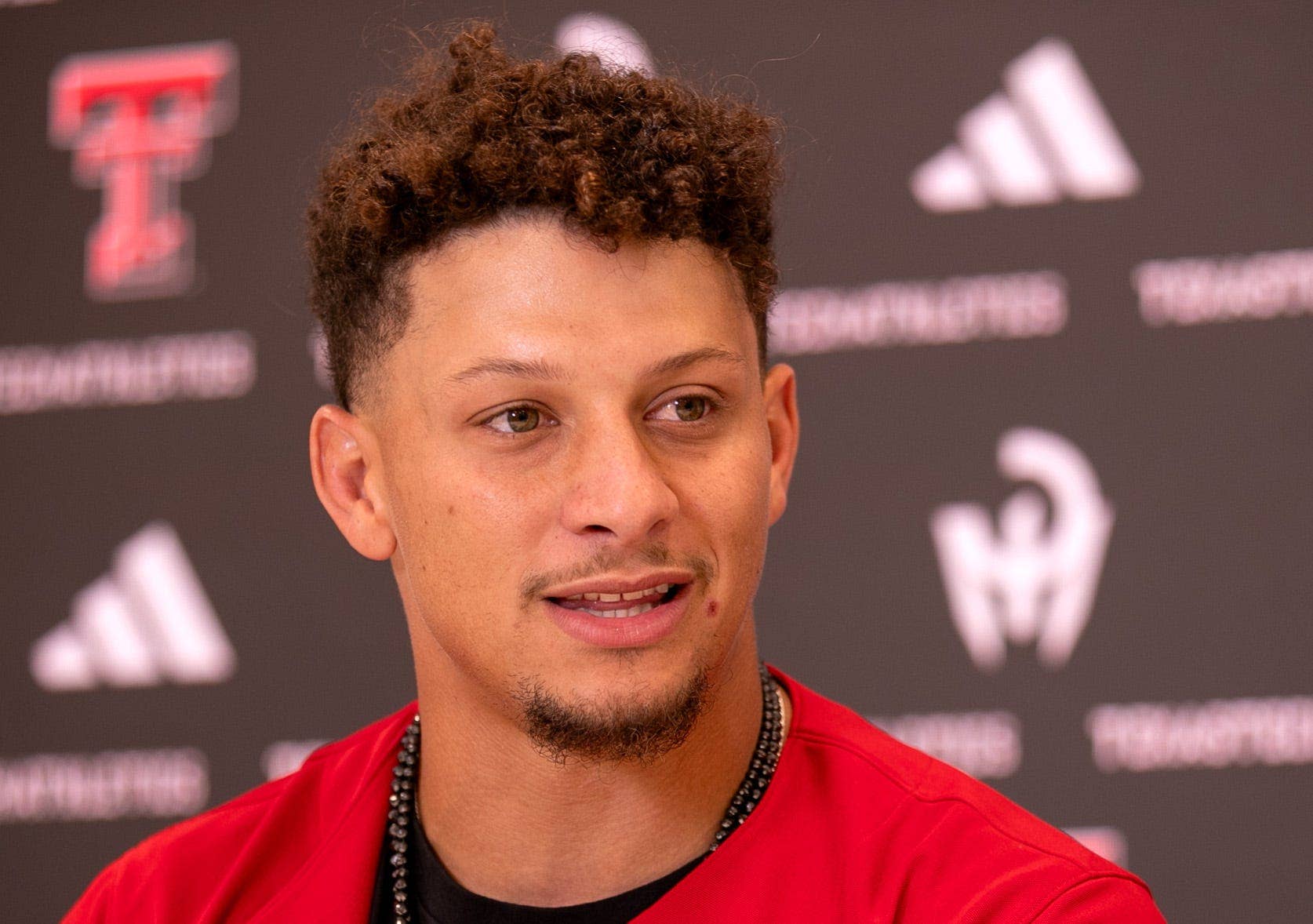 Video Shows Patrick Mahomes Struggling After Embarrassing Result - Athlon