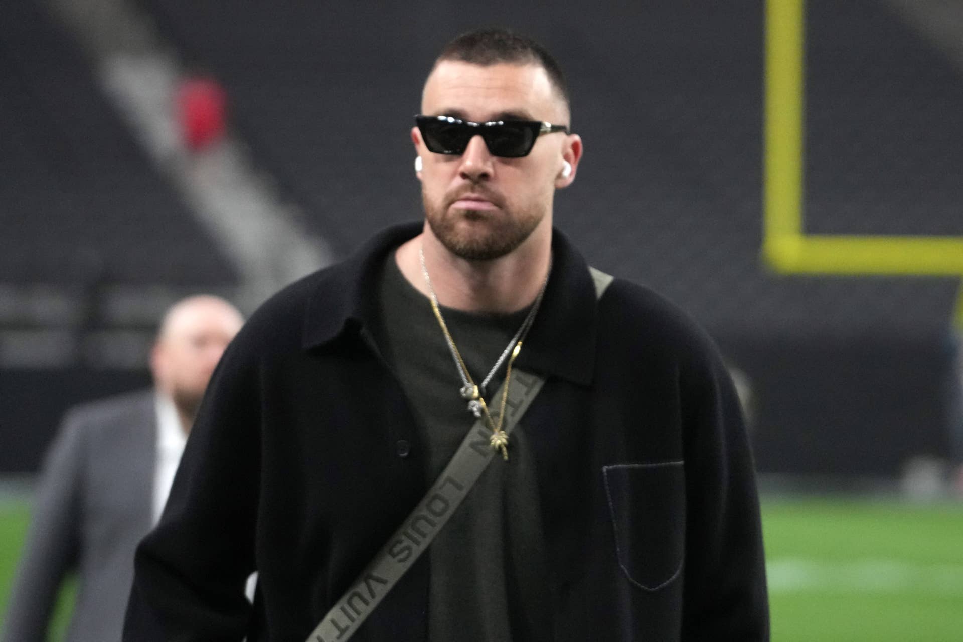 Chiefs TE Travis Kelce's Behavior at iHeartRadio Music Awards Catches ...