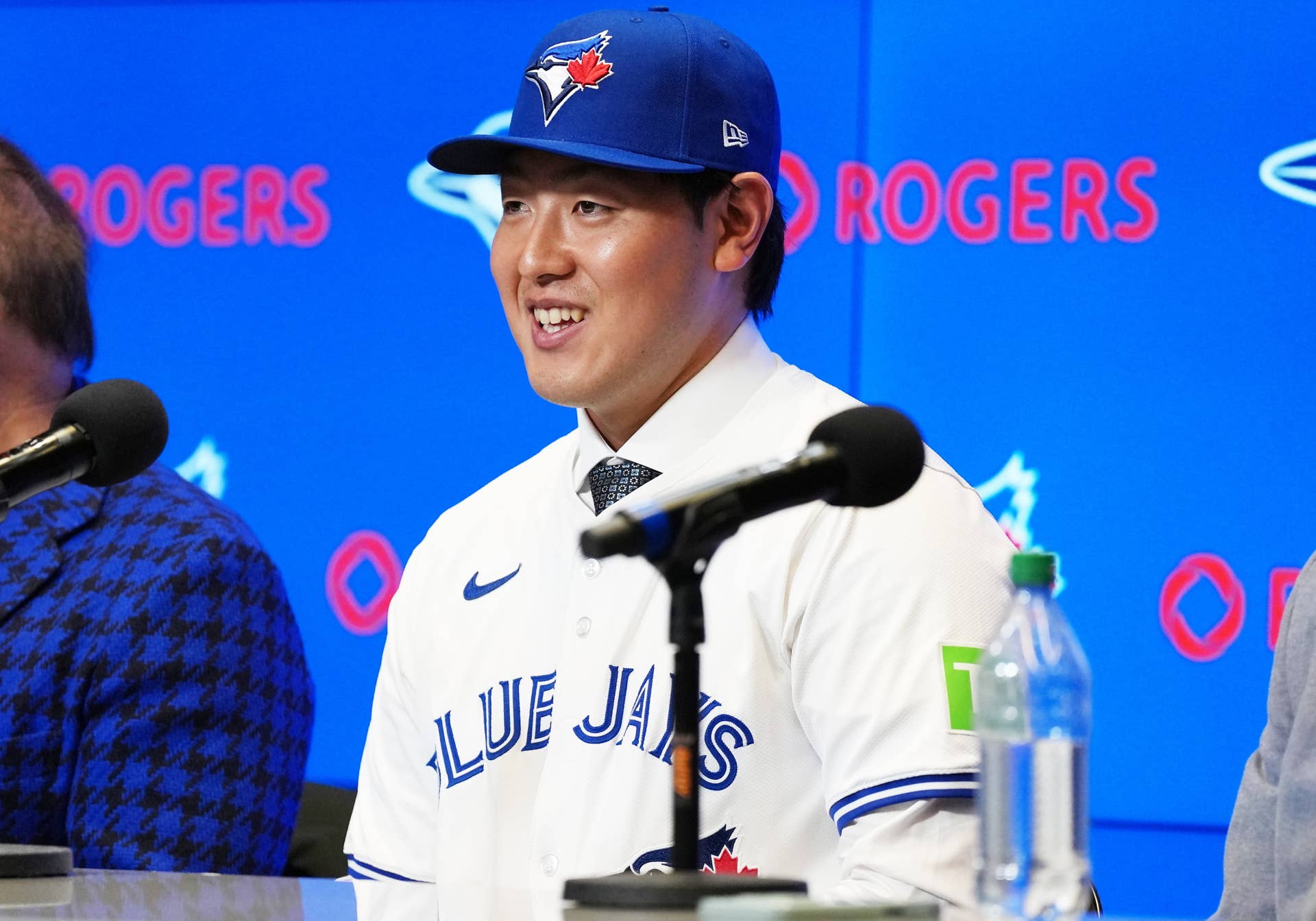 Blue Jays' Kazuma Okamoto Shares Message Amid MLB Offseason - Athlon