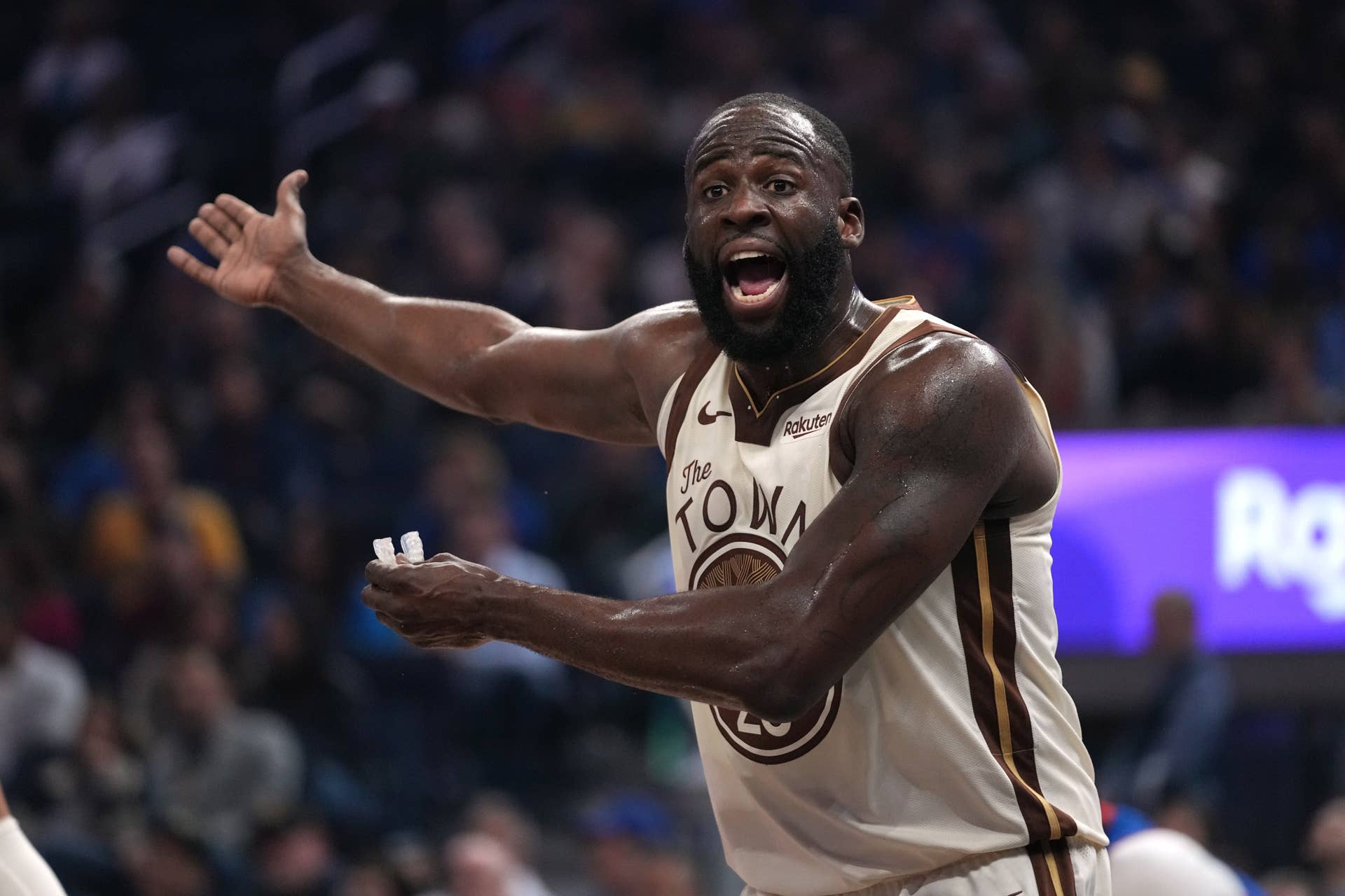 Draymond Green's Actions After Warriors Incident Draw Attention - Athlon