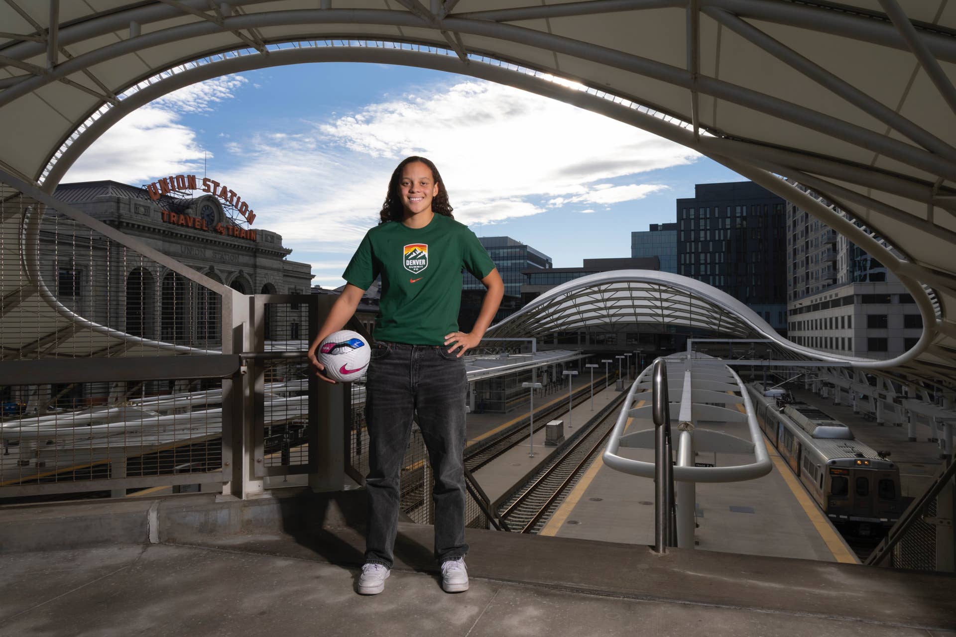 Jasmine Aikey Embraces Denver Summit Goals Ahead of Debut - Athlon
