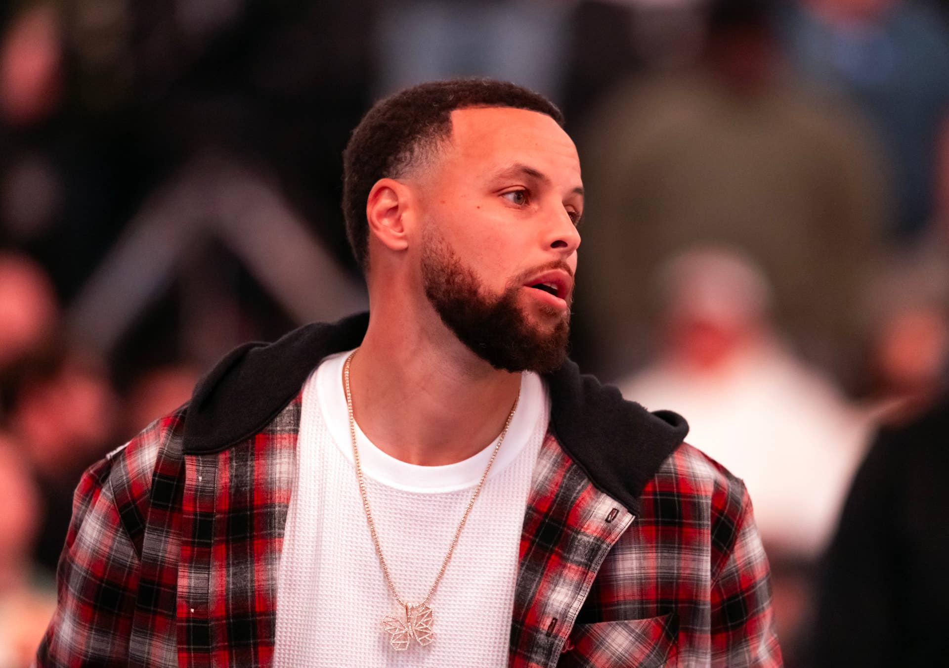 Steph Curry's Actions on Warriors Bench Draw Attention - Athlon Sports