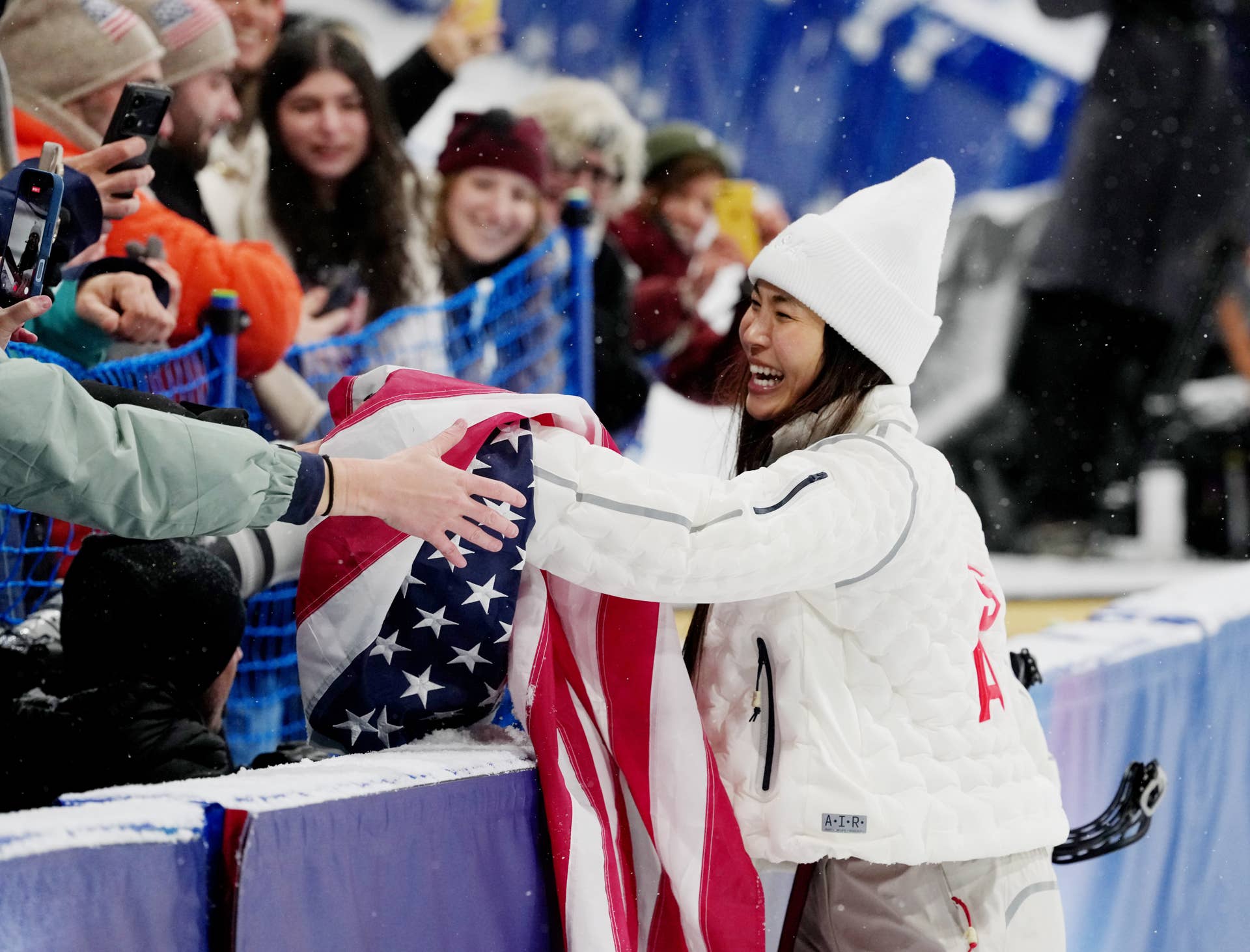 Chloe Kim's Emotional Reaction to Silver Medal Win at Winter Olympics ...