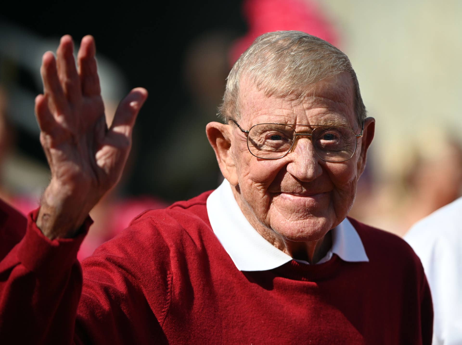 Lou Holtz’s Family Makes Statement Following Death of Legendary Coach ...