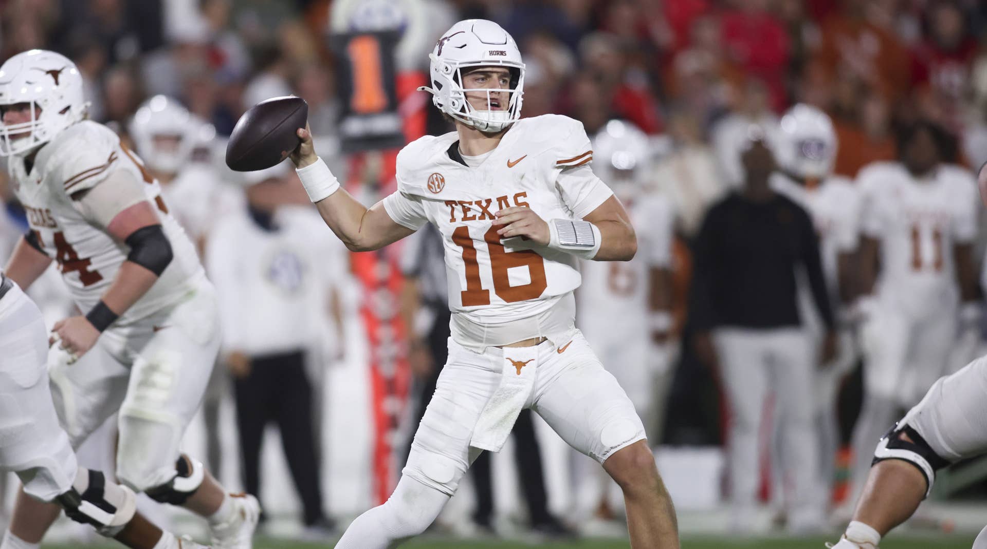 Where Arch Manning Ranks Among Clutchest Returning QBs in College ...