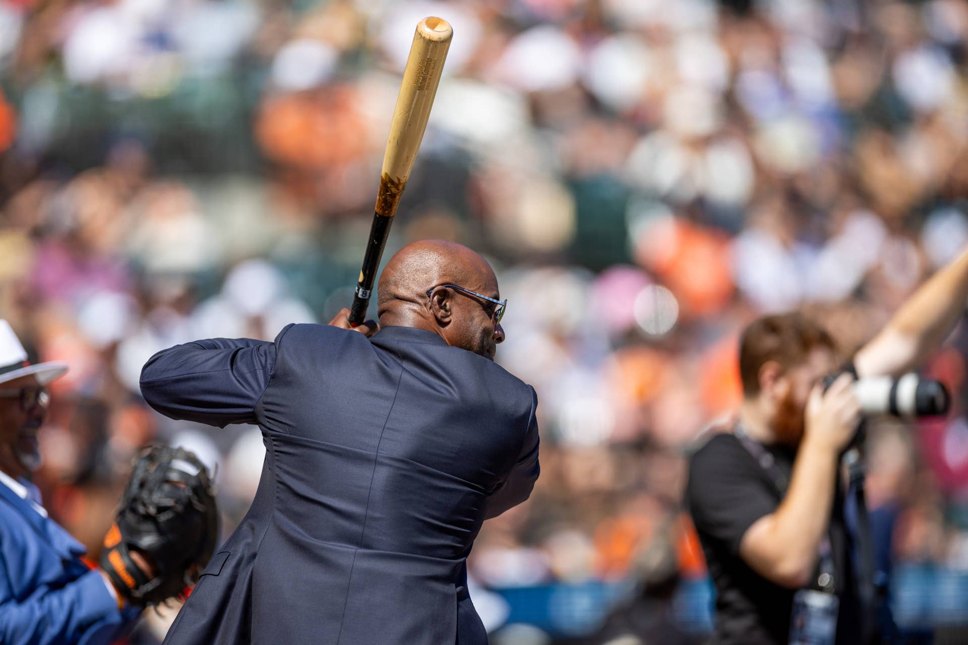 MLB Fans Receive Disappointing Barry Bonds News on Wednesday - Athlon