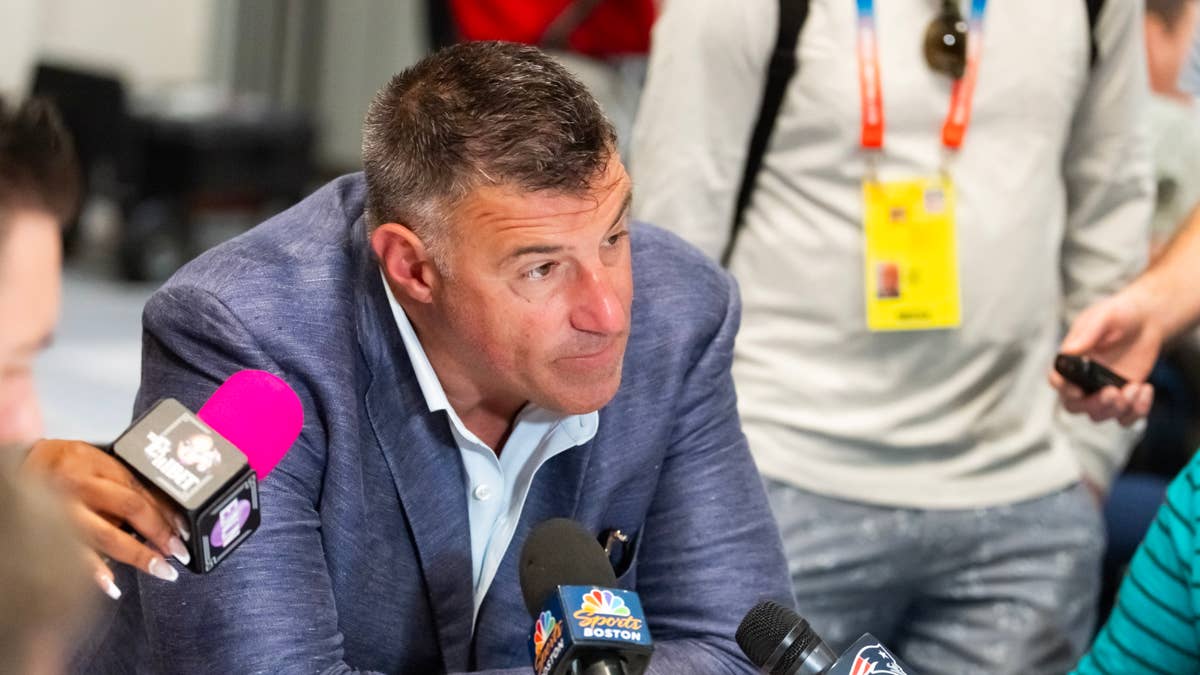 Patriots Make Mike Vrabel Statement as Dianna Russini Controversy Takes ...