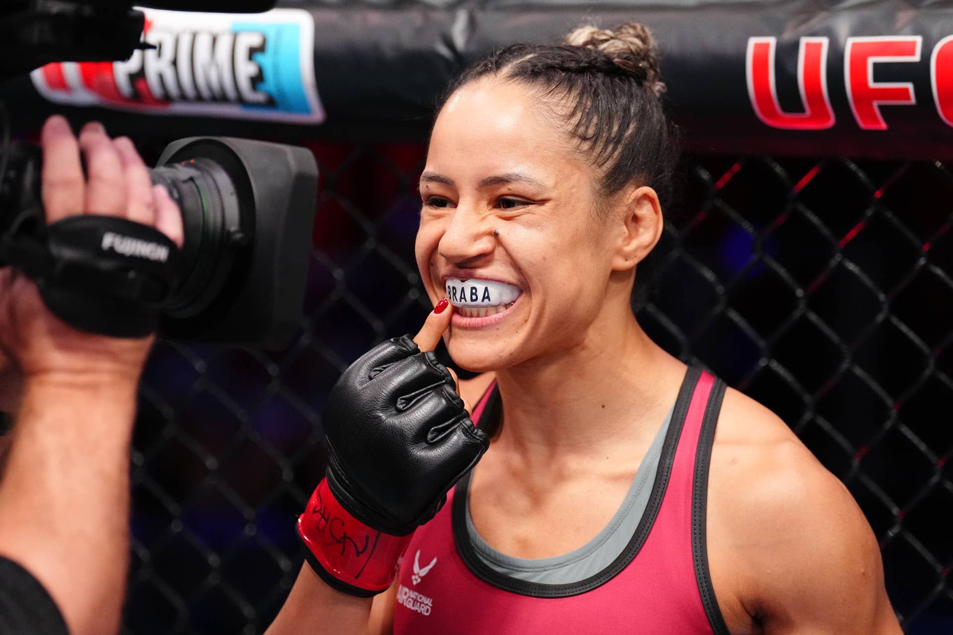 Former Ring Girl Jeisla Chaves Makes UFC Debut this Weekend at UFC ...