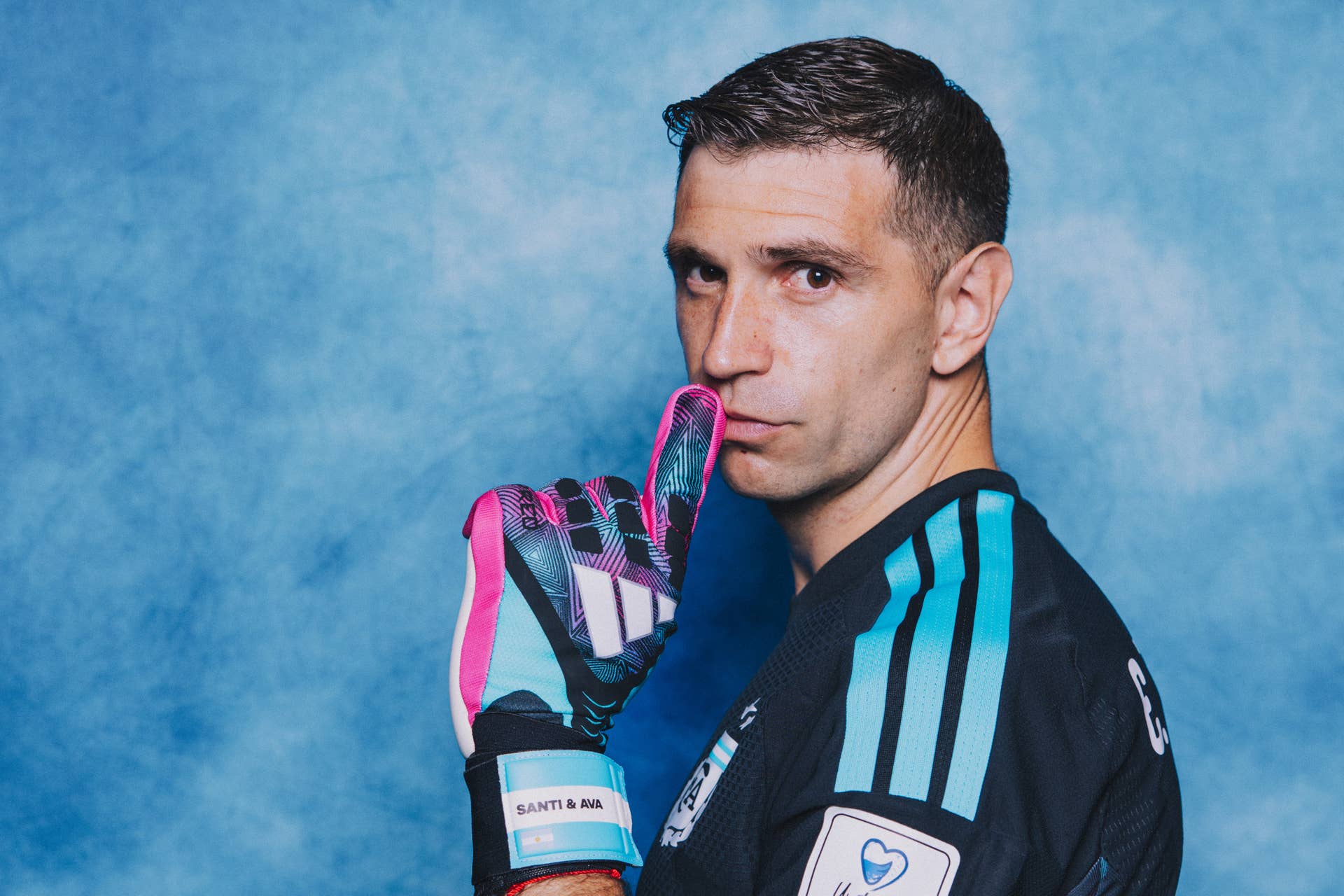 Who Is Emiliano Martinez's Wife? Learn Everything About the Argentina ...