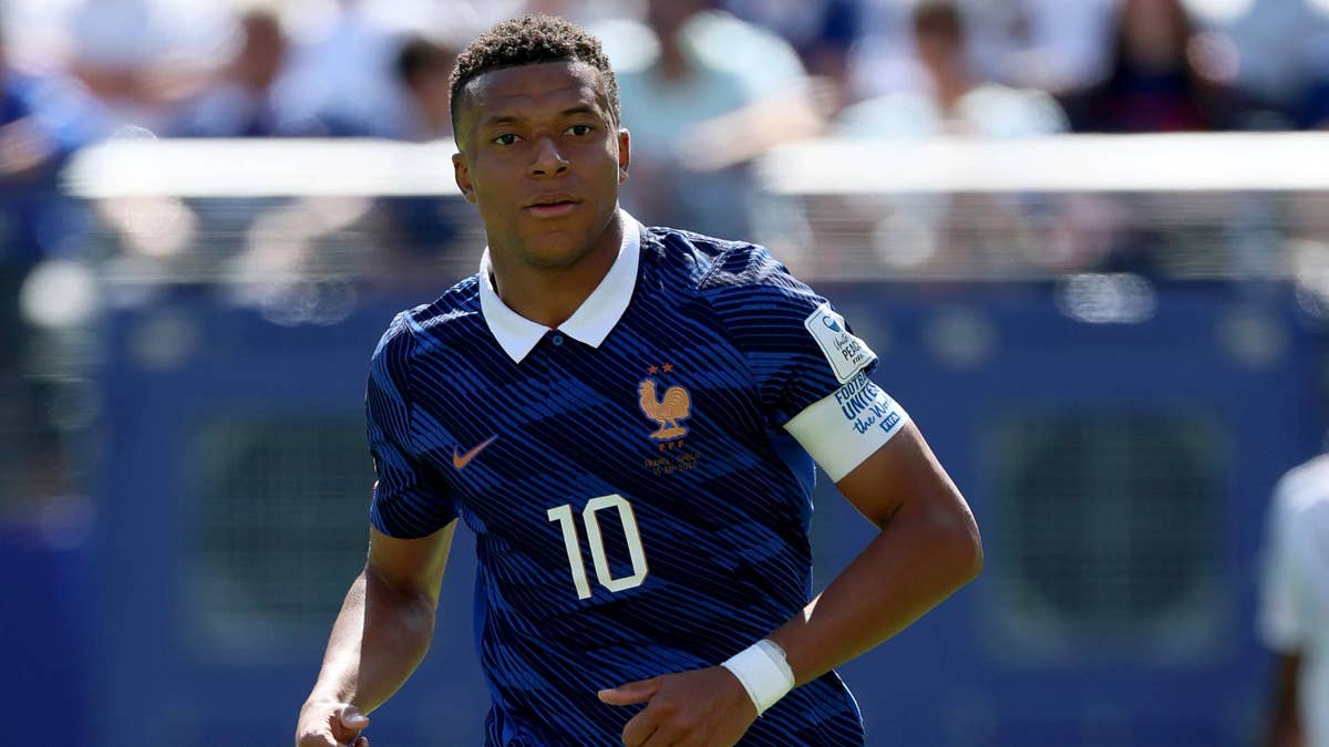 Kylian Mbappe Comments on Lionel Messi After France Beat Iraq - Athlon
