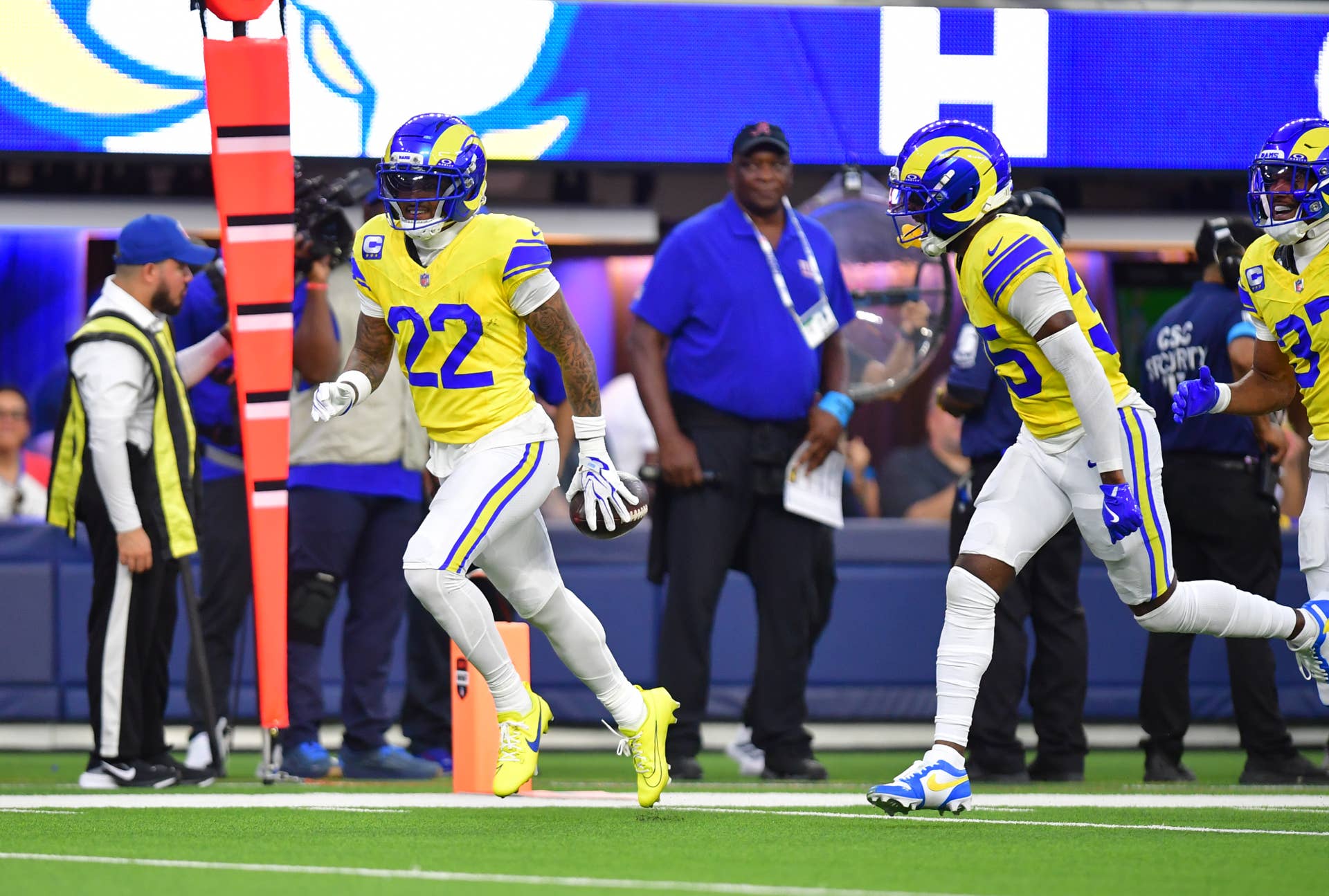 Trent Mcduffie Has Caught The Eye Of Aaron Donald Athlon