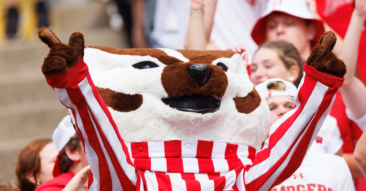 Wisconsin Football in Final Four of Four-Star Tight End - Athlon Sports