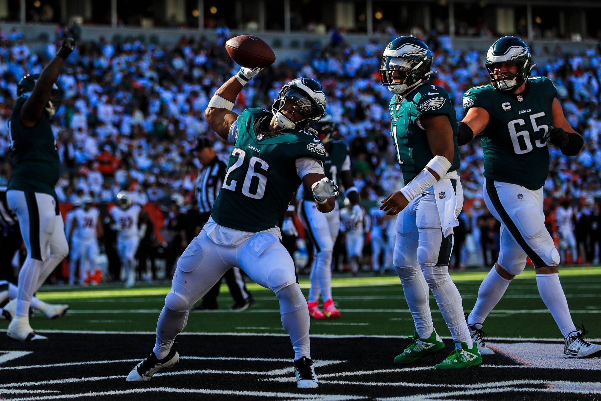 Linebacker Kyle Van Noy Sounds Off on Philadelphia Eagles' Saquon ...