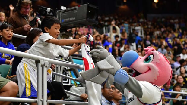 Clippers Mascot - Athlon Sports