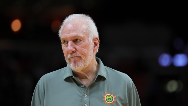 Spurs Legend David Robinson Pays Tribute to Gregg Popovich With ...