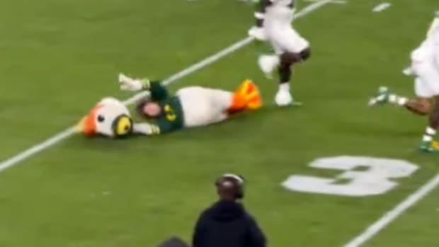 Oregon Duck Mascot - Athlon Sports