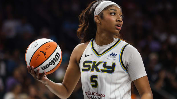 Angel Reese Receives Technical for Spat in Chicago-Dallas Game - Athlon ...