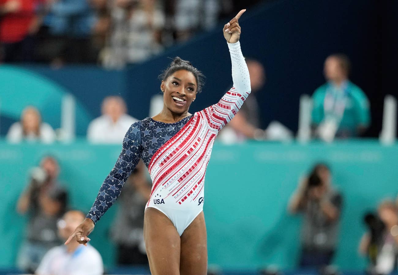 Simone Biles' Farewell Message to Longtime Gymnastics Coaches Turns ...