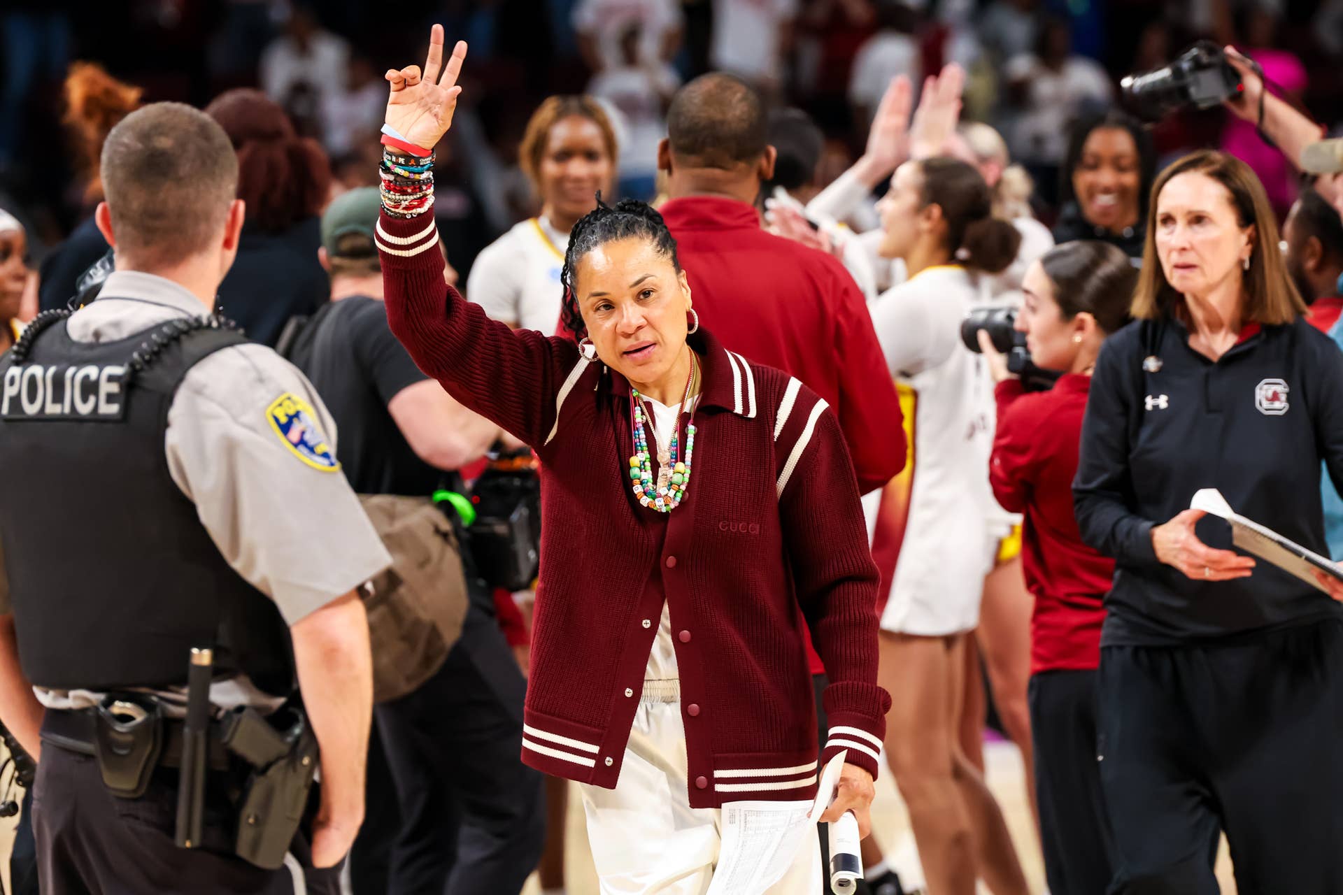 Dawn Staley's Family: She & Her Brothers Rallied to Help Her Sister ...